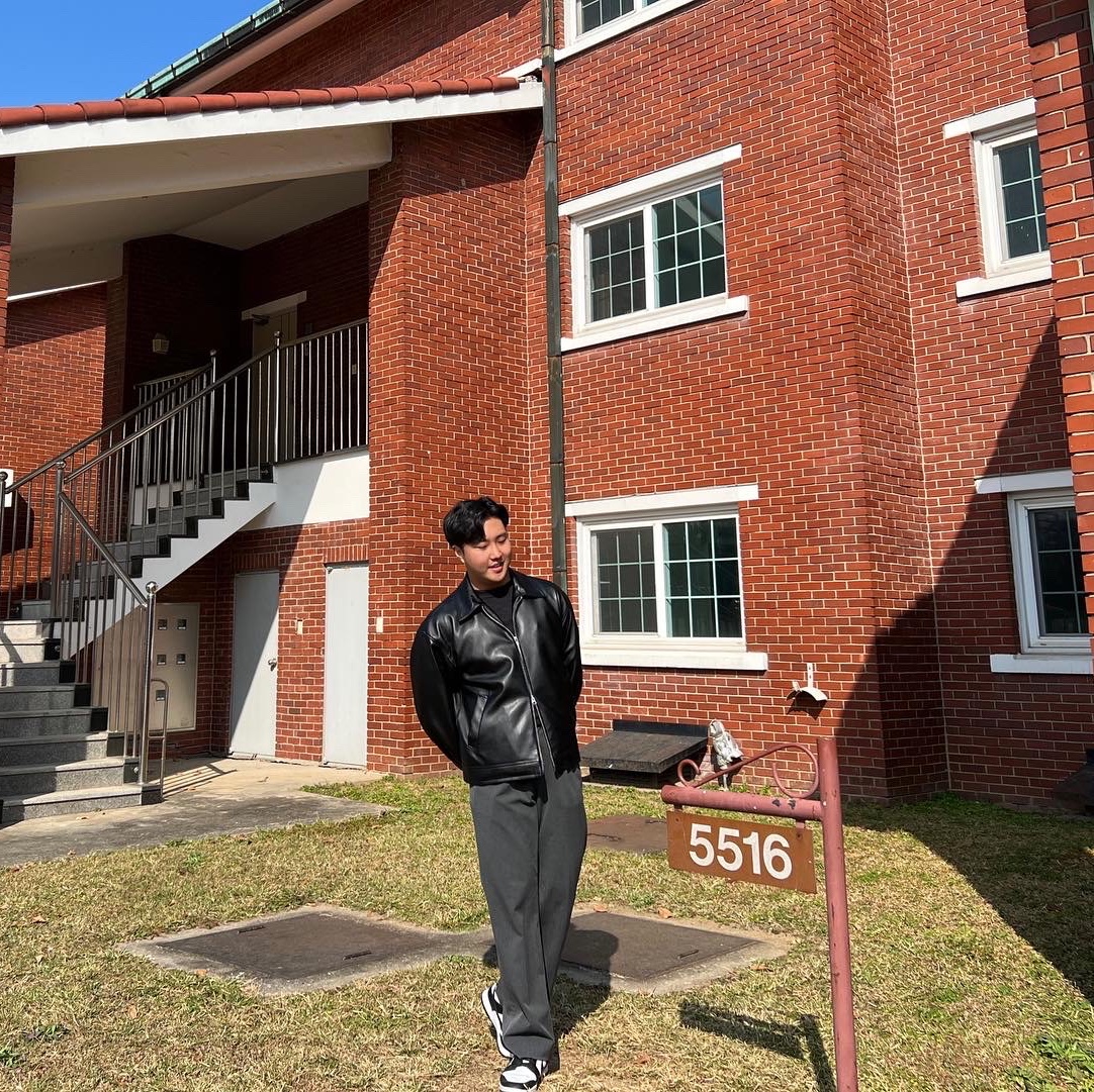 adgjmptw001125 (@wn_hui___) 님의 게시물 | KREAM