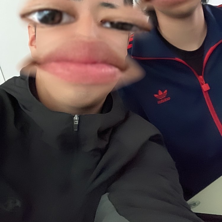 이정호19 (@j_.hx.42) 님의 게시물 | KREAM