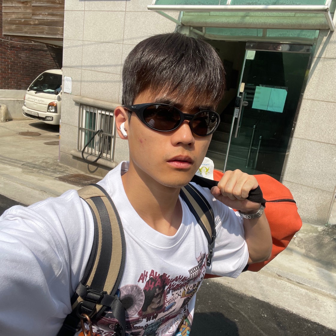 돈가방을 들고 튀어라 | KREAM