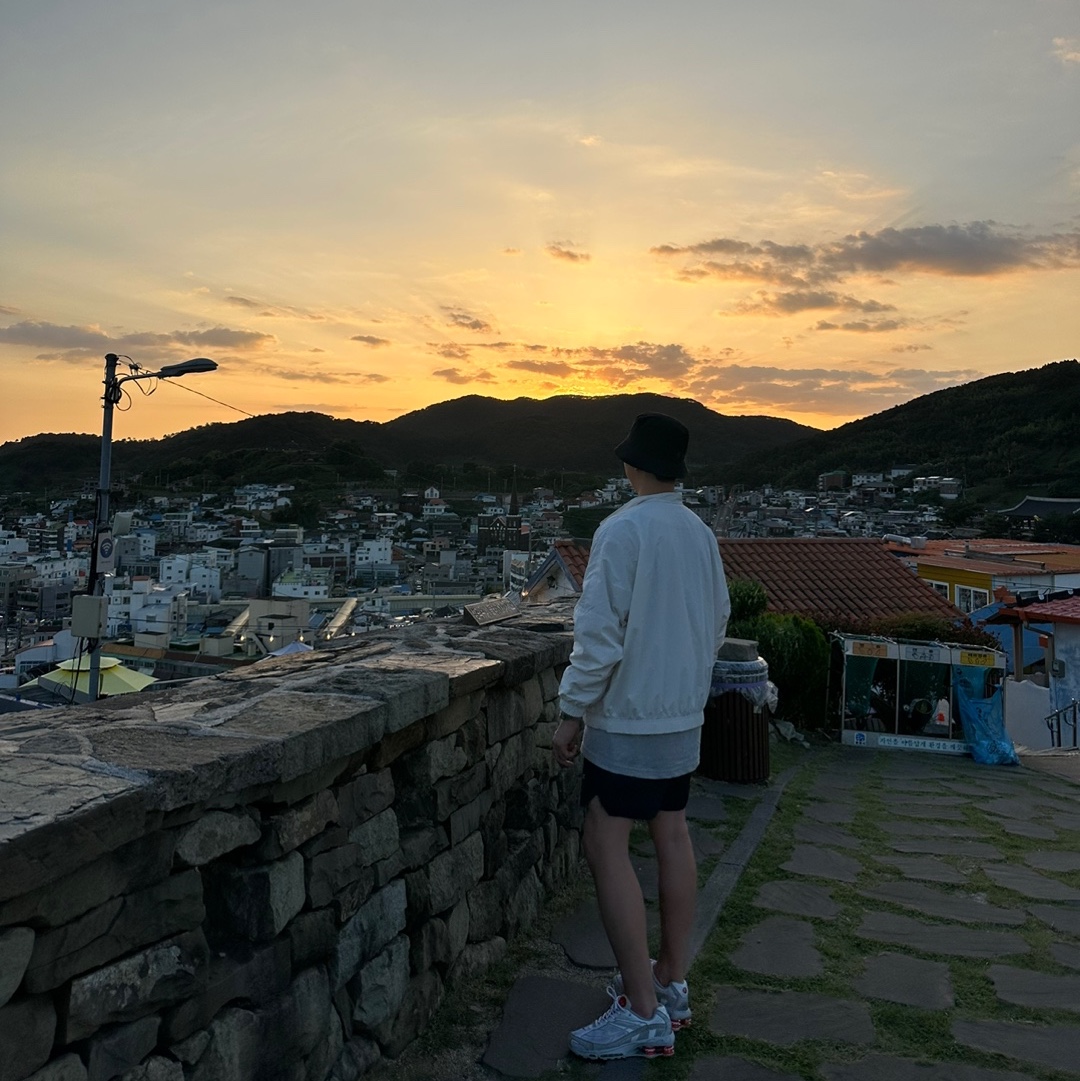 깜장깜장 (@_xxdhx) 님의 게시물 | KREAM