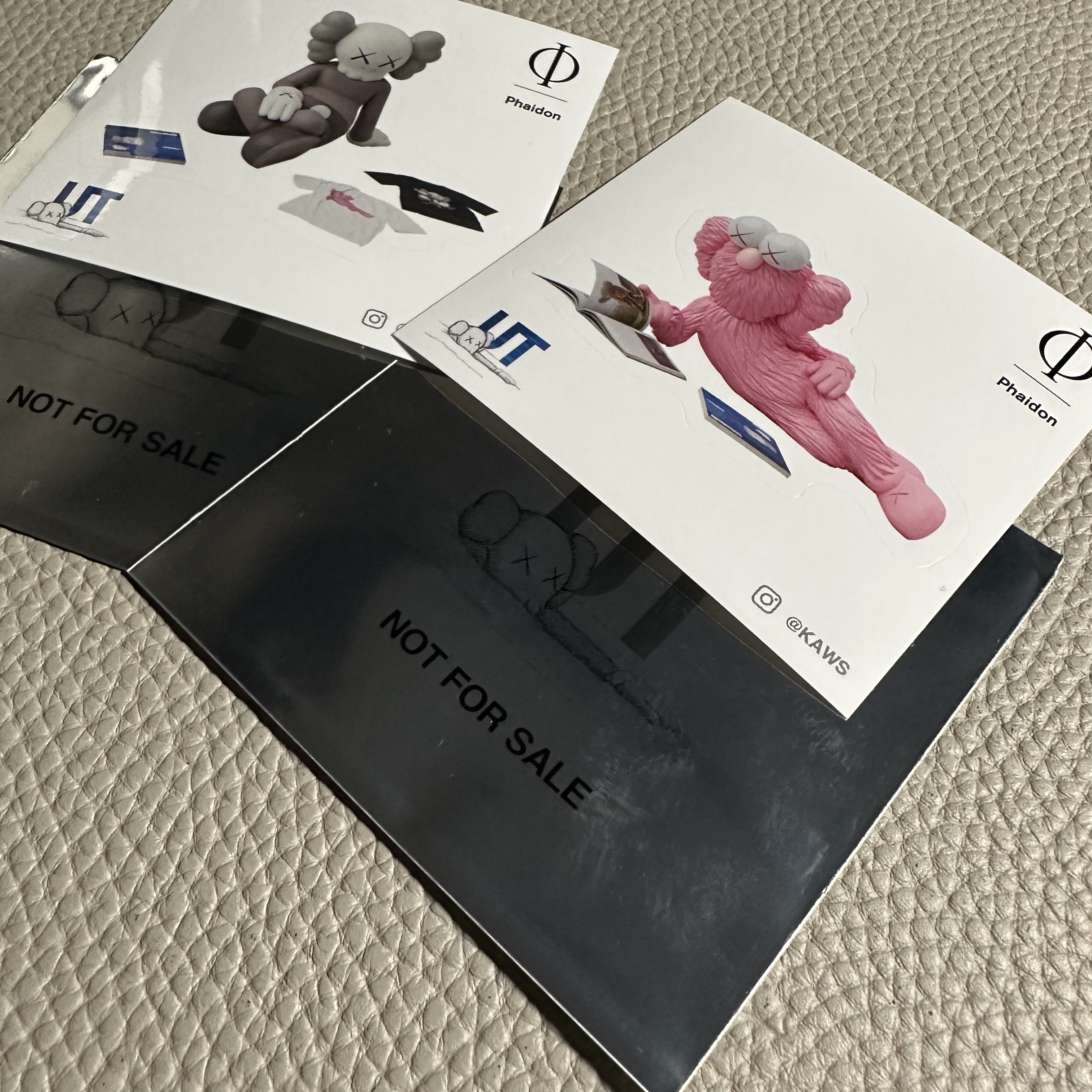 카우스X유니클로 스티커 | KREAM