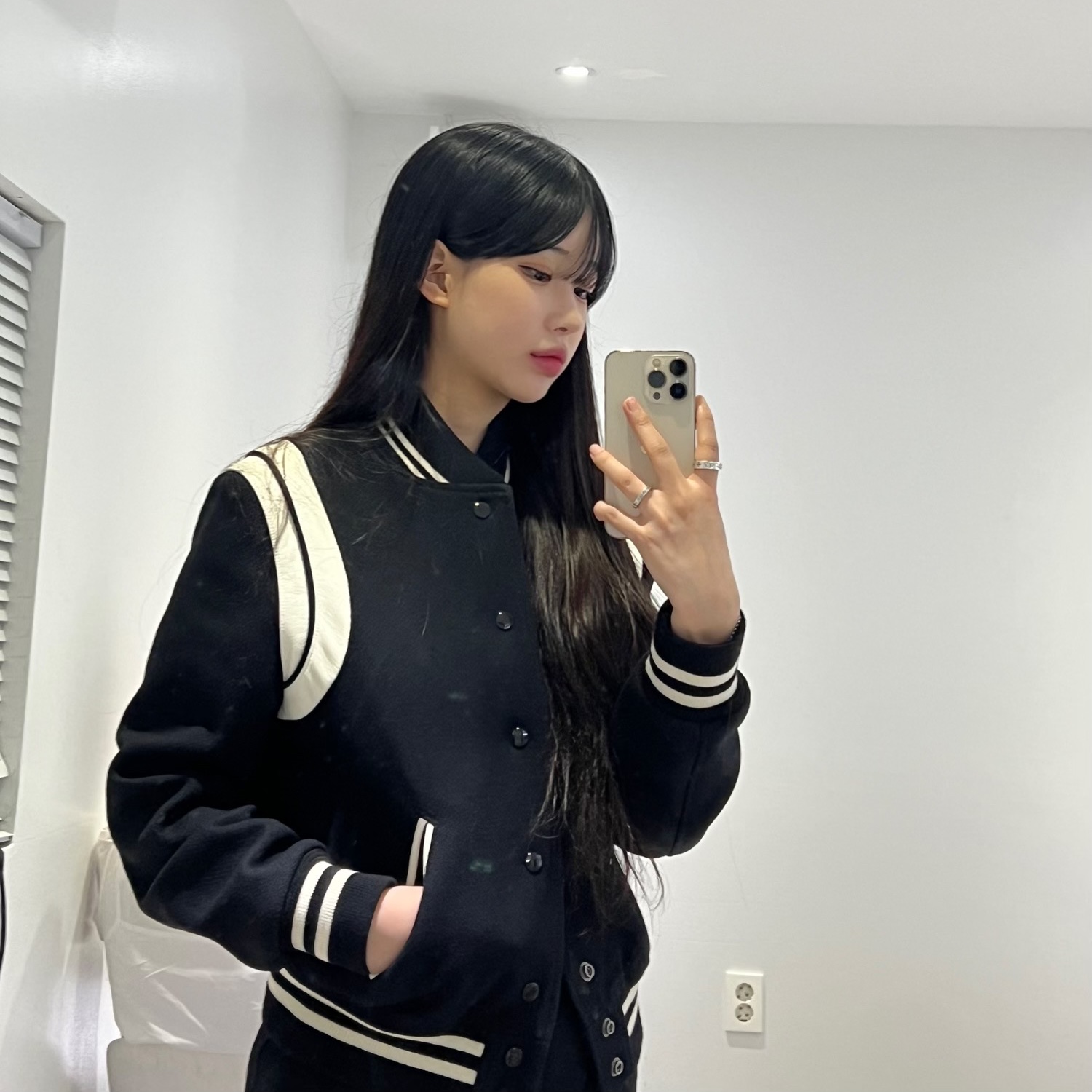 나야나 (@btbbx) 님의 게시물 | KREAM