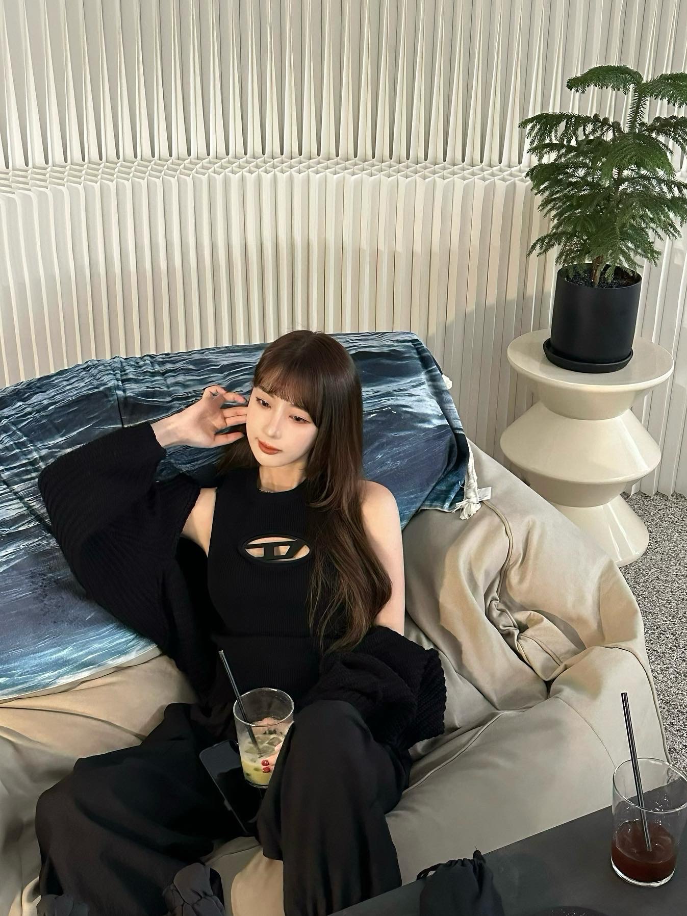 변달옹 (@d._.arong) 님의 게시물 | KREAM