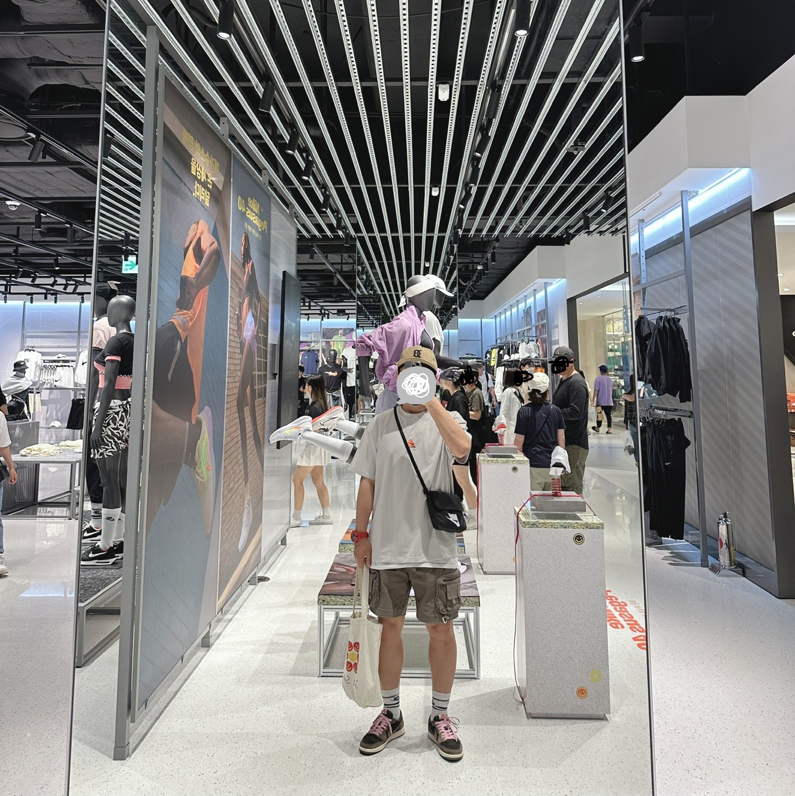 가을엔 💩색.. | KREAM