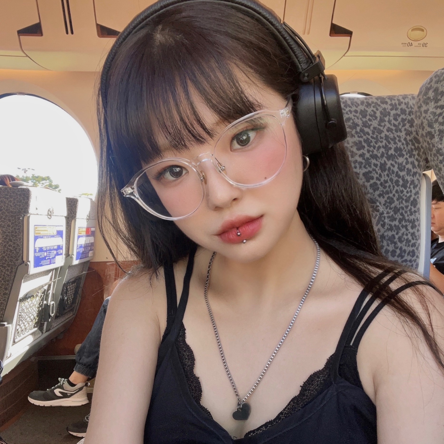 데일리 템🎧🖤 | KREAM