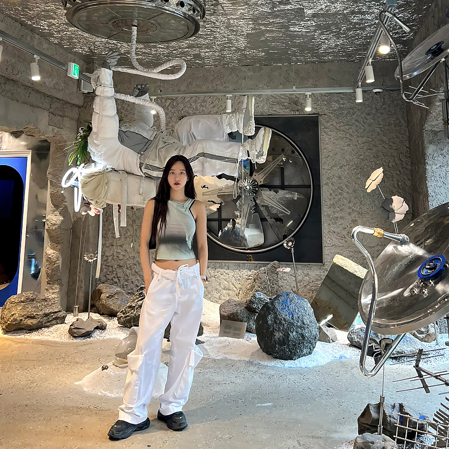 instagram : ... (@4ra_b_ruda) 님의 게시물 | KREAM