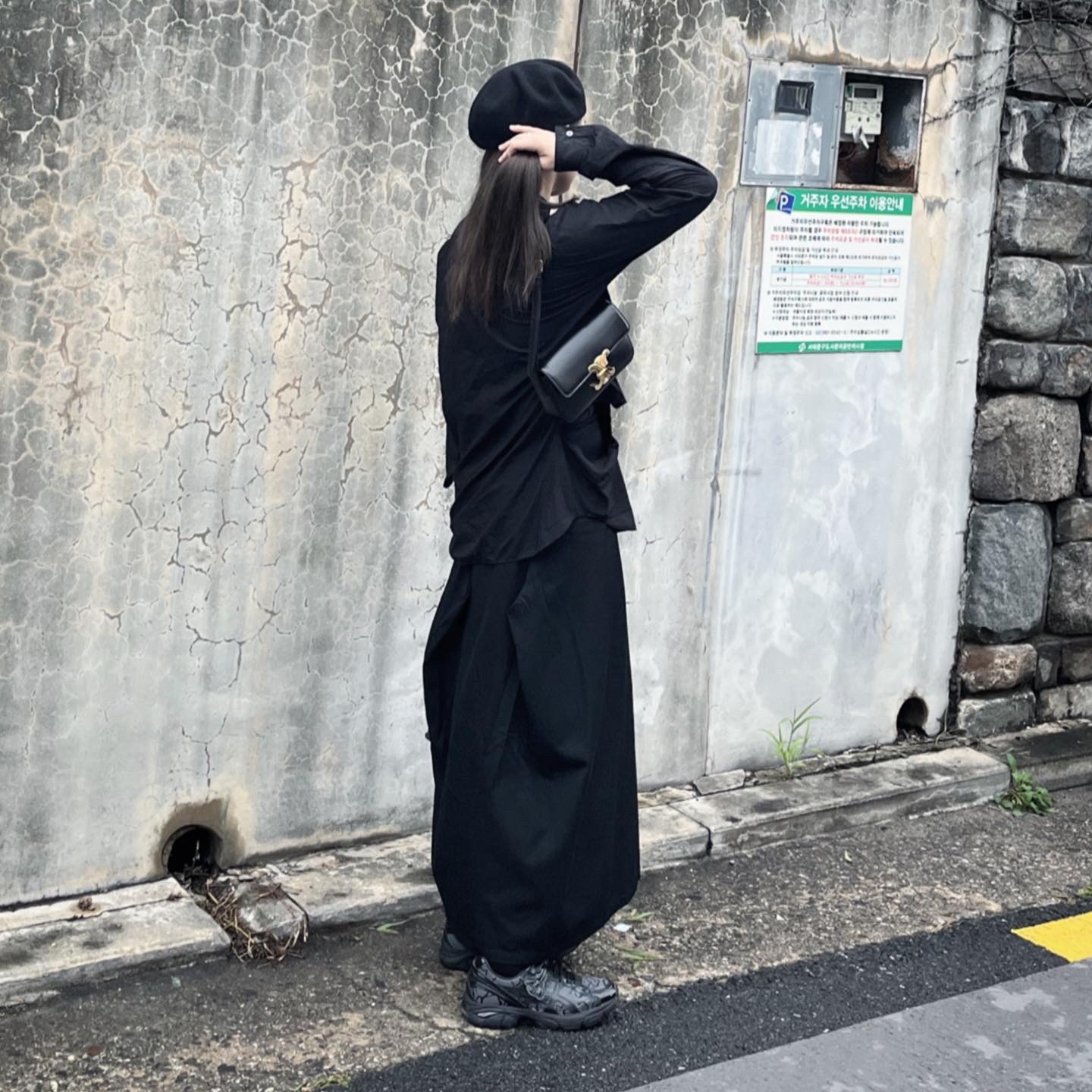 오늘은 23FW 자켓 첫 개시! | KREAM