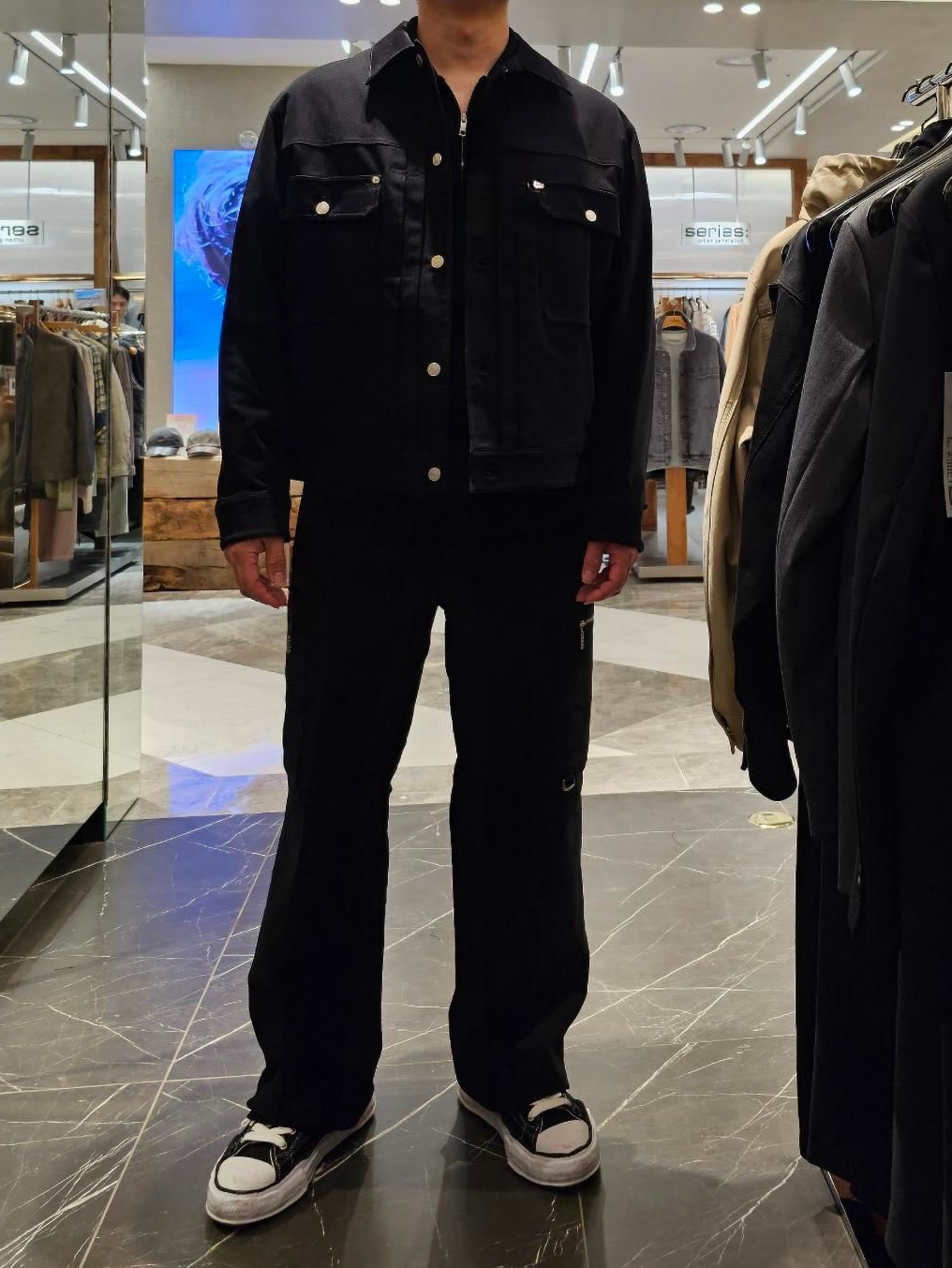 절미 (@wjfal) 님의 게시물 | KREAM