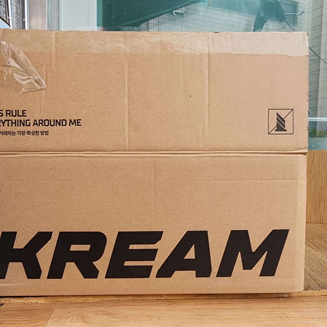 outsider1983 (@a1hny1) 님의 게시물 | KREAM