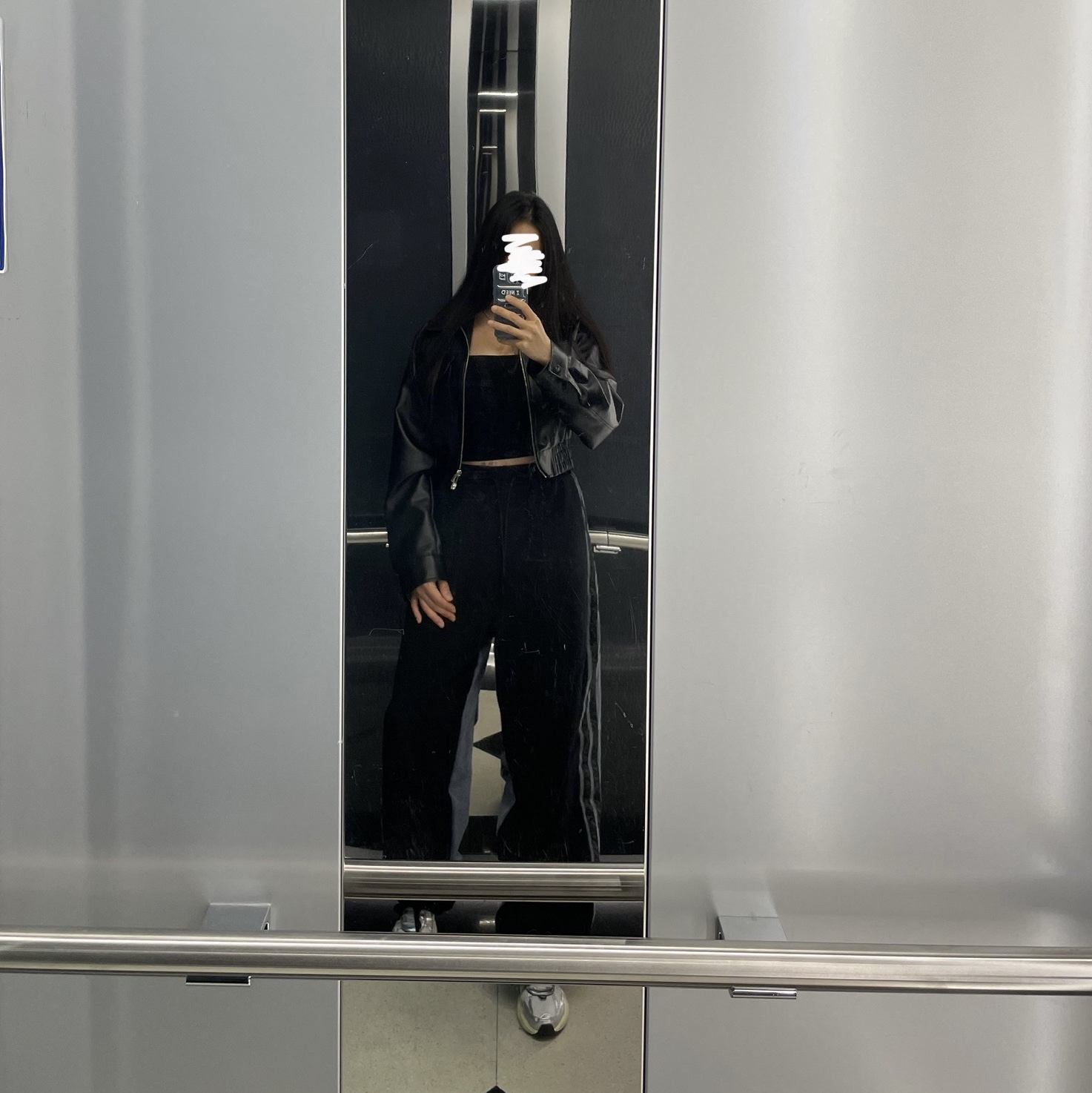 (@zn8p50) 님의 게시물 | KREAM