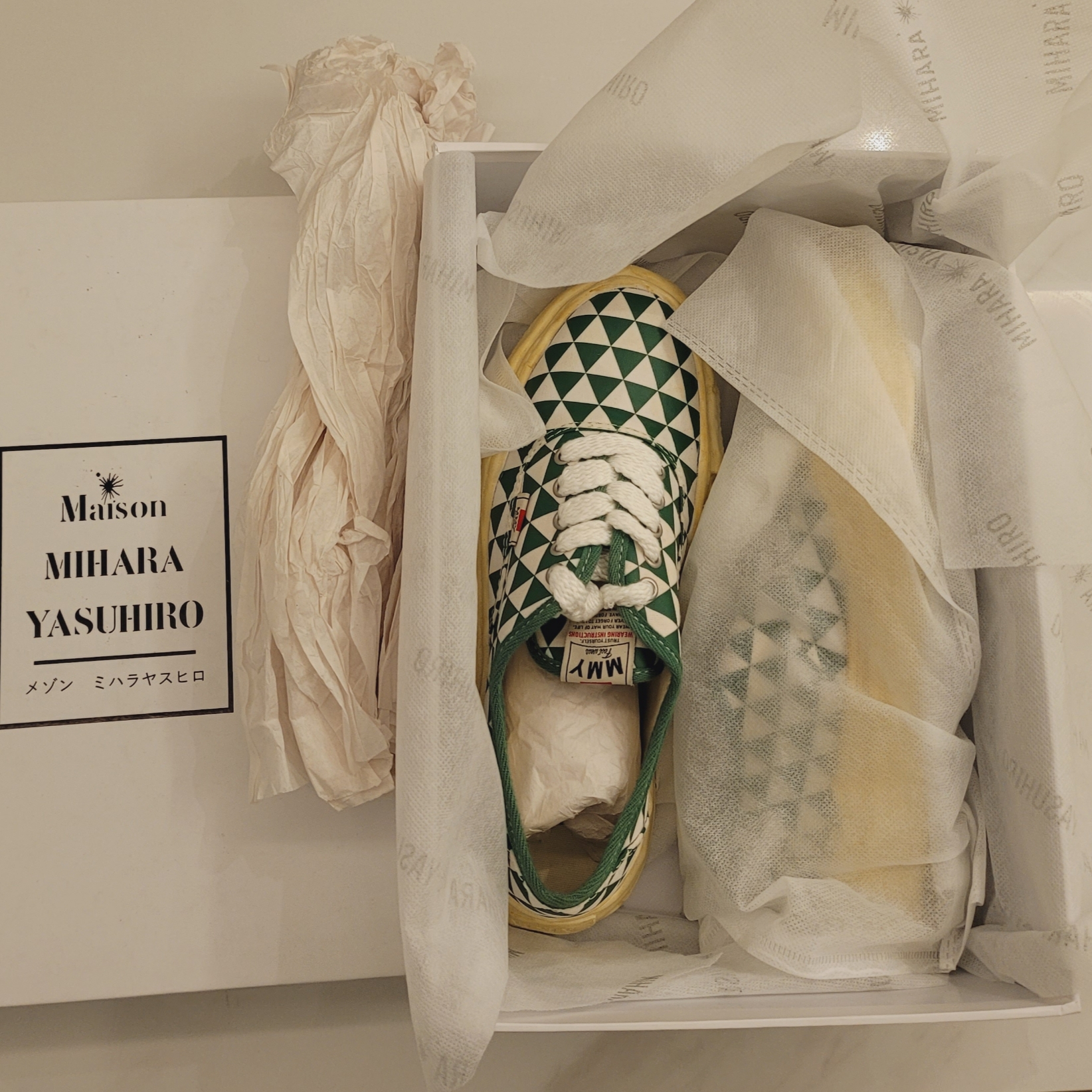 wnsrl2325 (@w23h3r) 님의 게시물 | KREAM