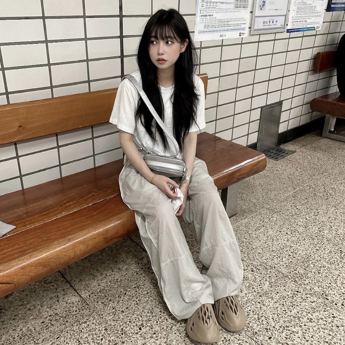 혜링 (@h._.vely) 님의 게시물 | KREAM