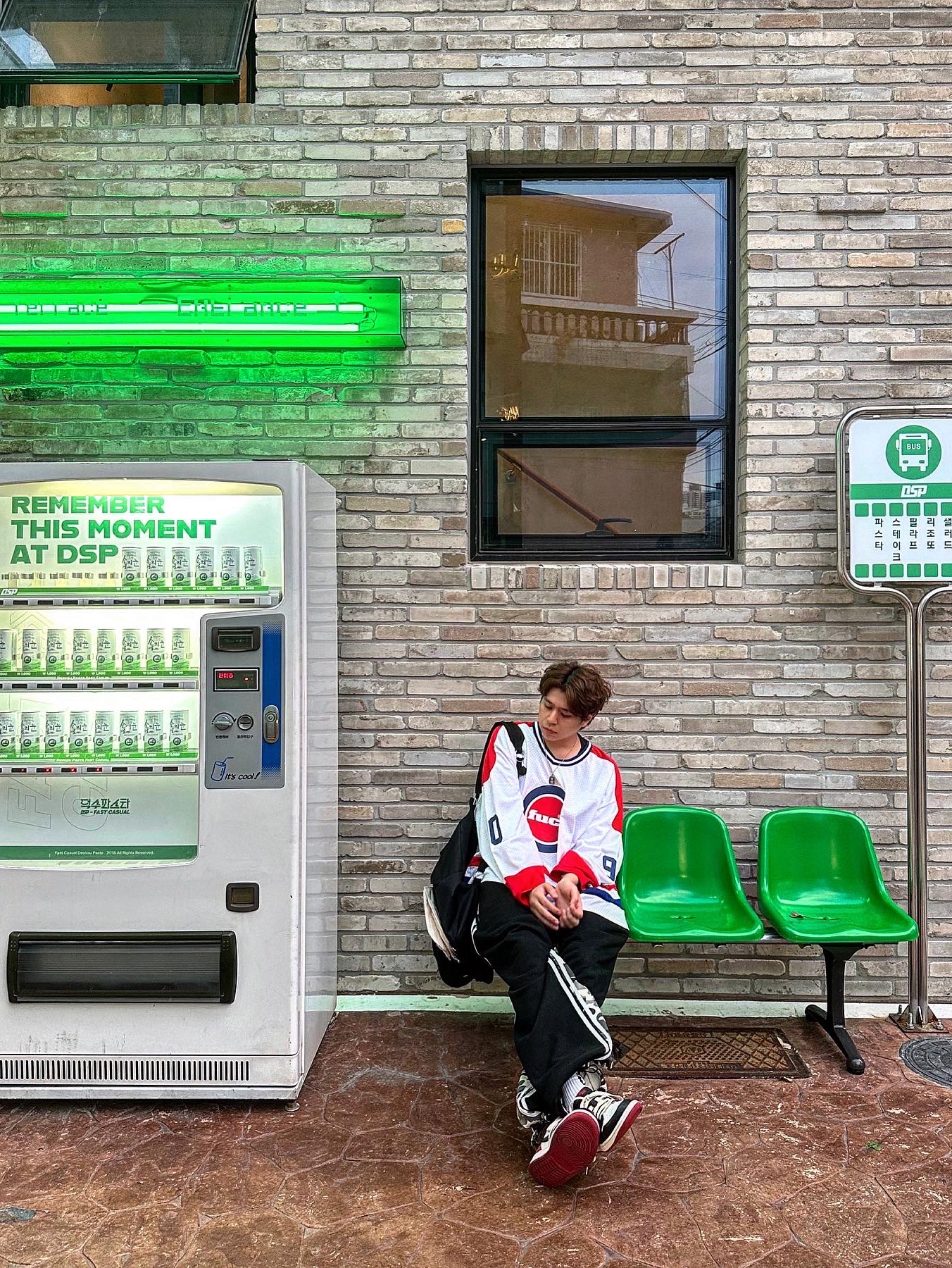 윤두환 (@doo_thless) 님의 게시물 | KREAM