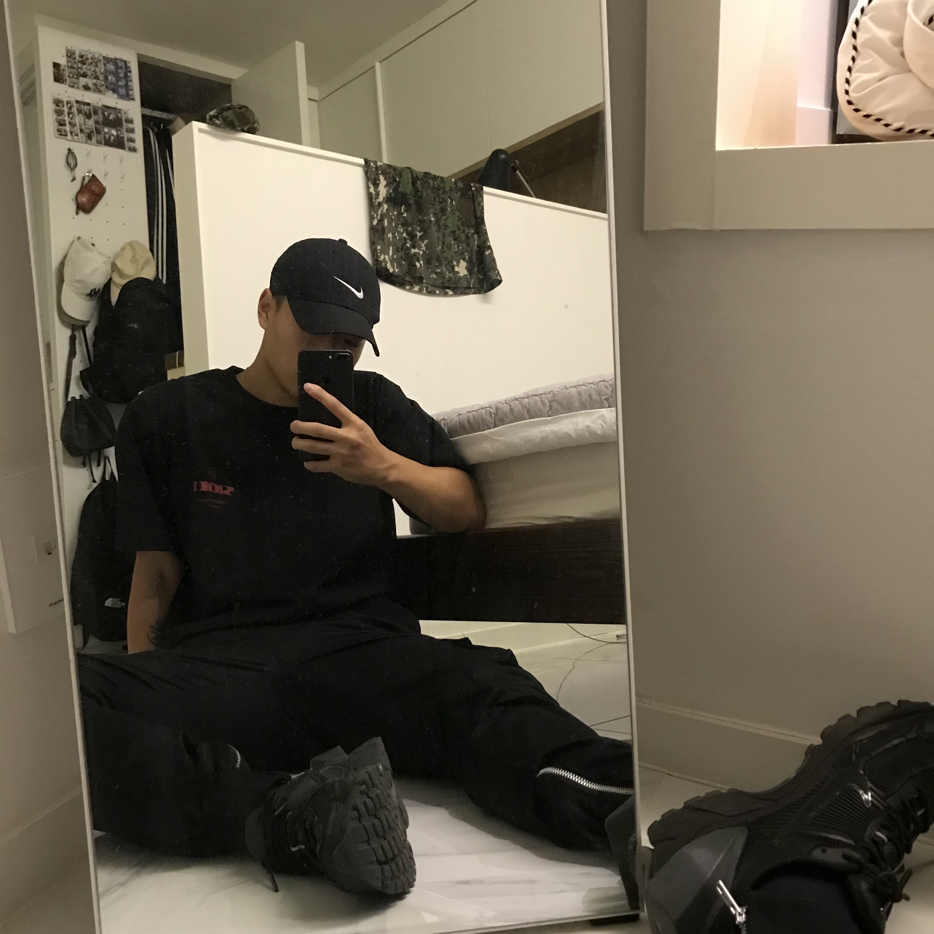 @charm_u_701 | KREAM