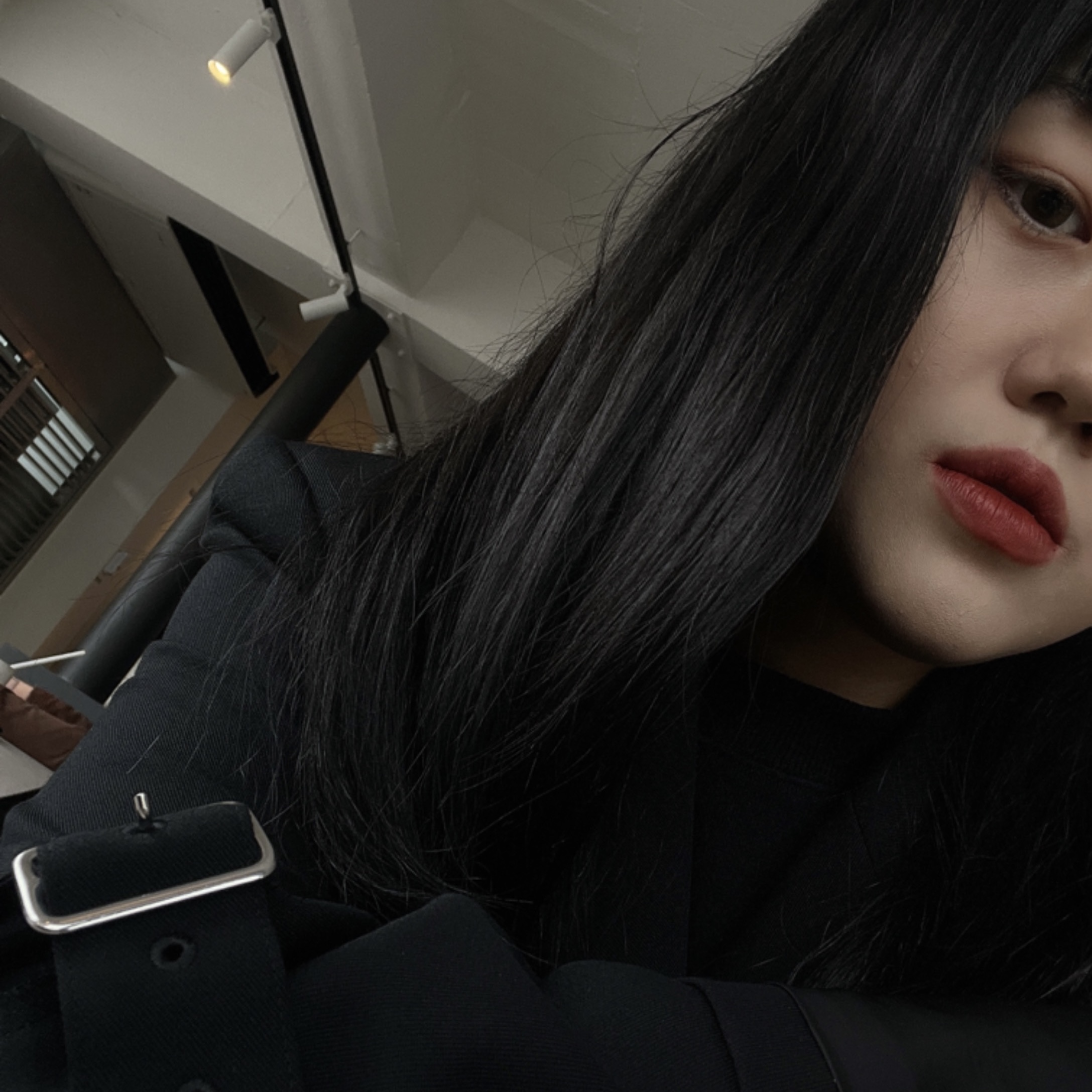 매지 (@leemezzi) 님의 게시물 | KREAM