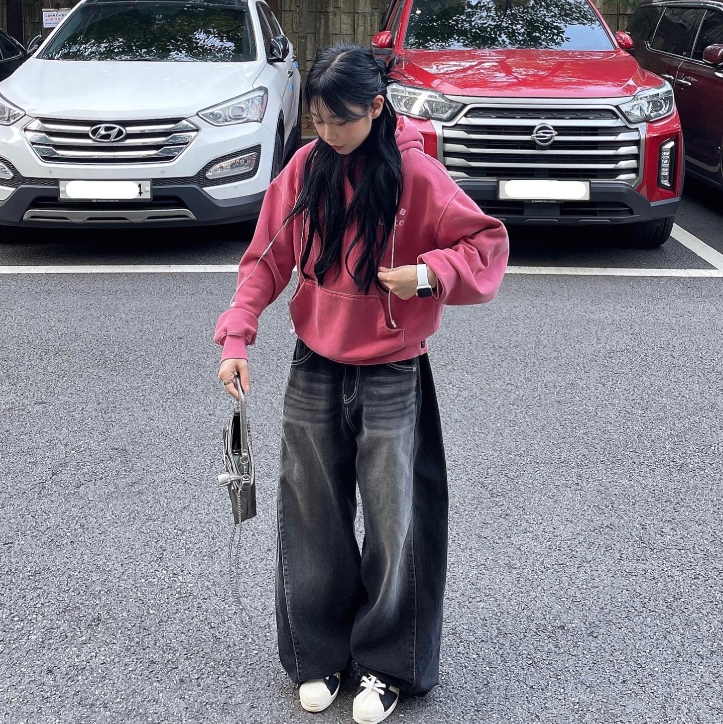 혜링 (@h._.vely) 님의 게시물 | KREAM