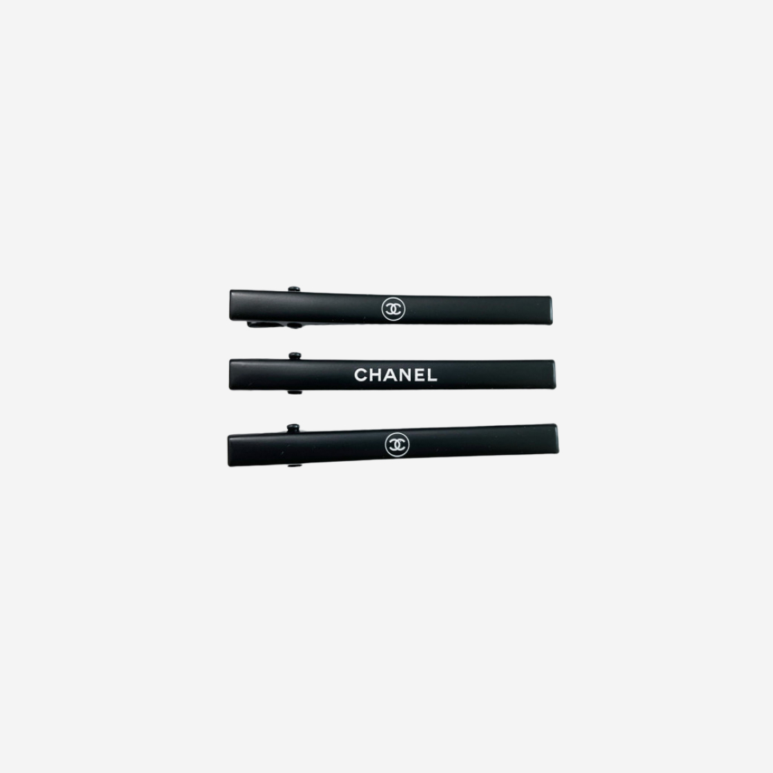 (W) 샤넬 뷰티 헤어 클립 & 블랙 | Chanel | KREAM