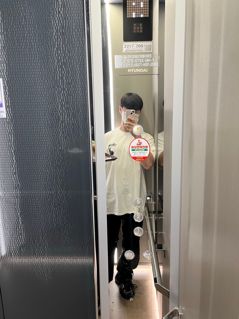 ? (@jhkk__) 님의 게시물 | KREAM