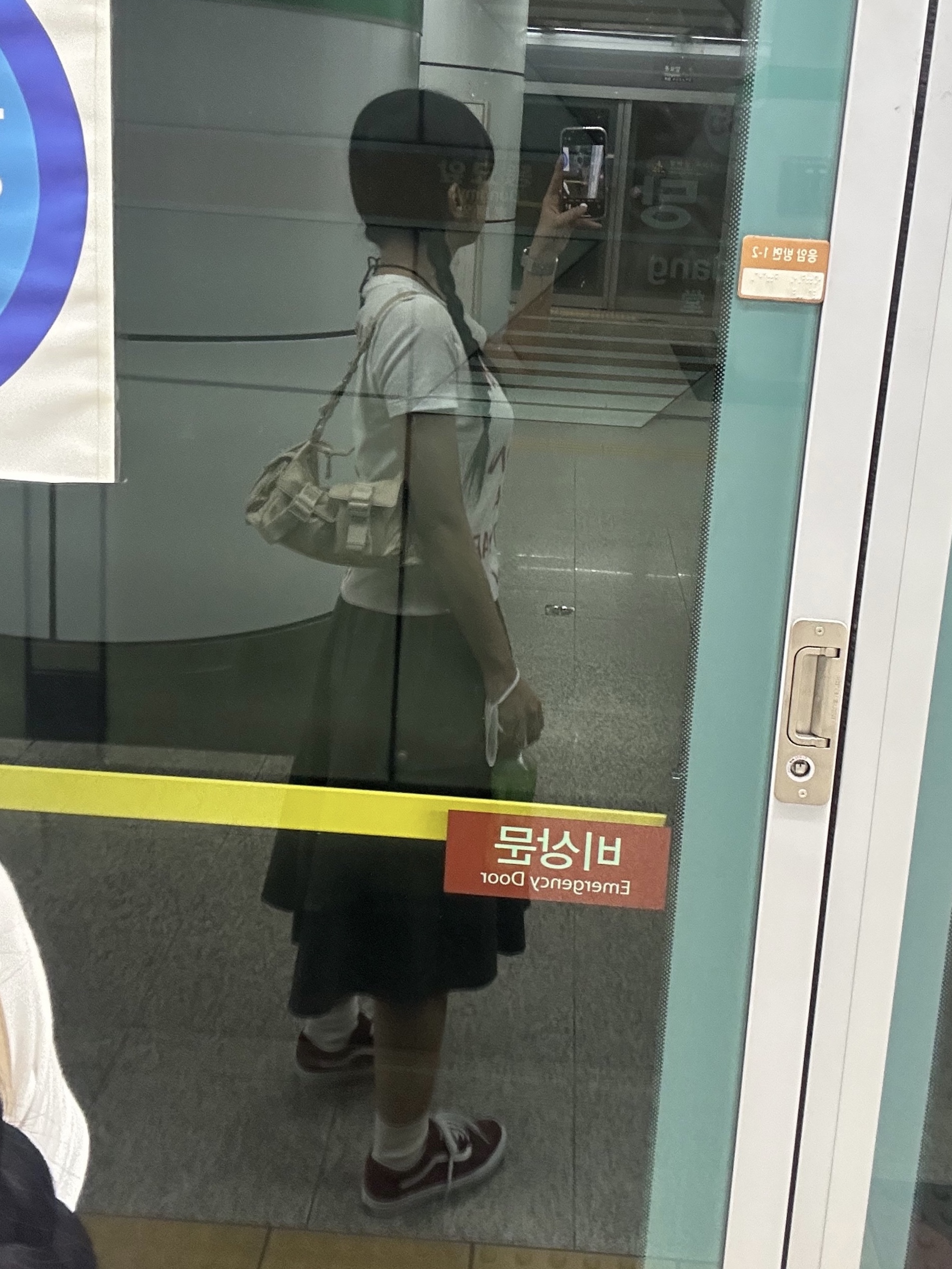 서삐 (@sssss_yyyyy) 님의 게시물 | KREAM