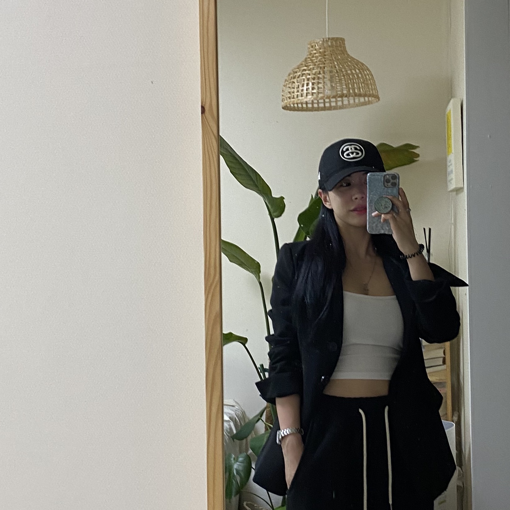 insta: @jung... (@jung.222) 님의 게시물 | KREAM