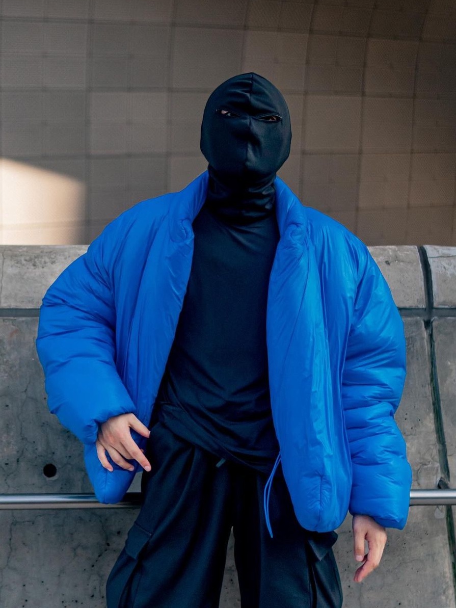 BLUE. YEEZY. WOW. | KREAM