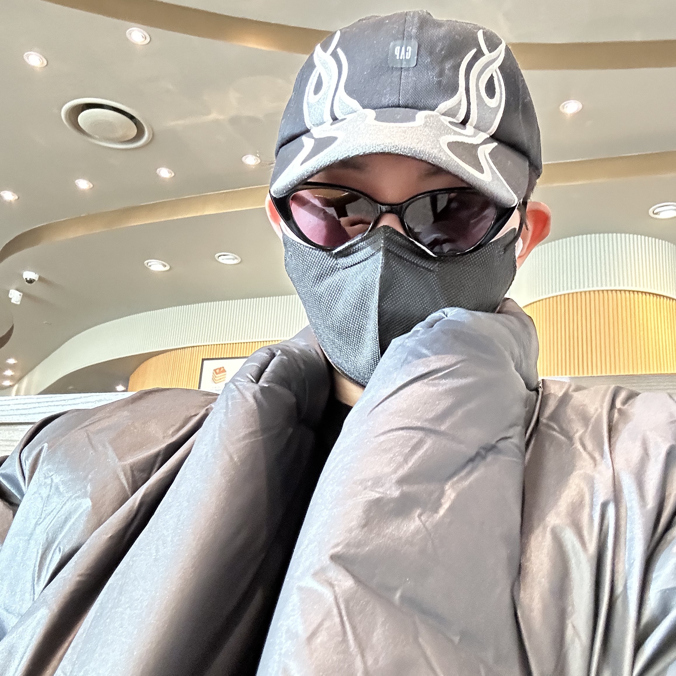 정시니 (@no_ah) 님의 게시물 | KREAM