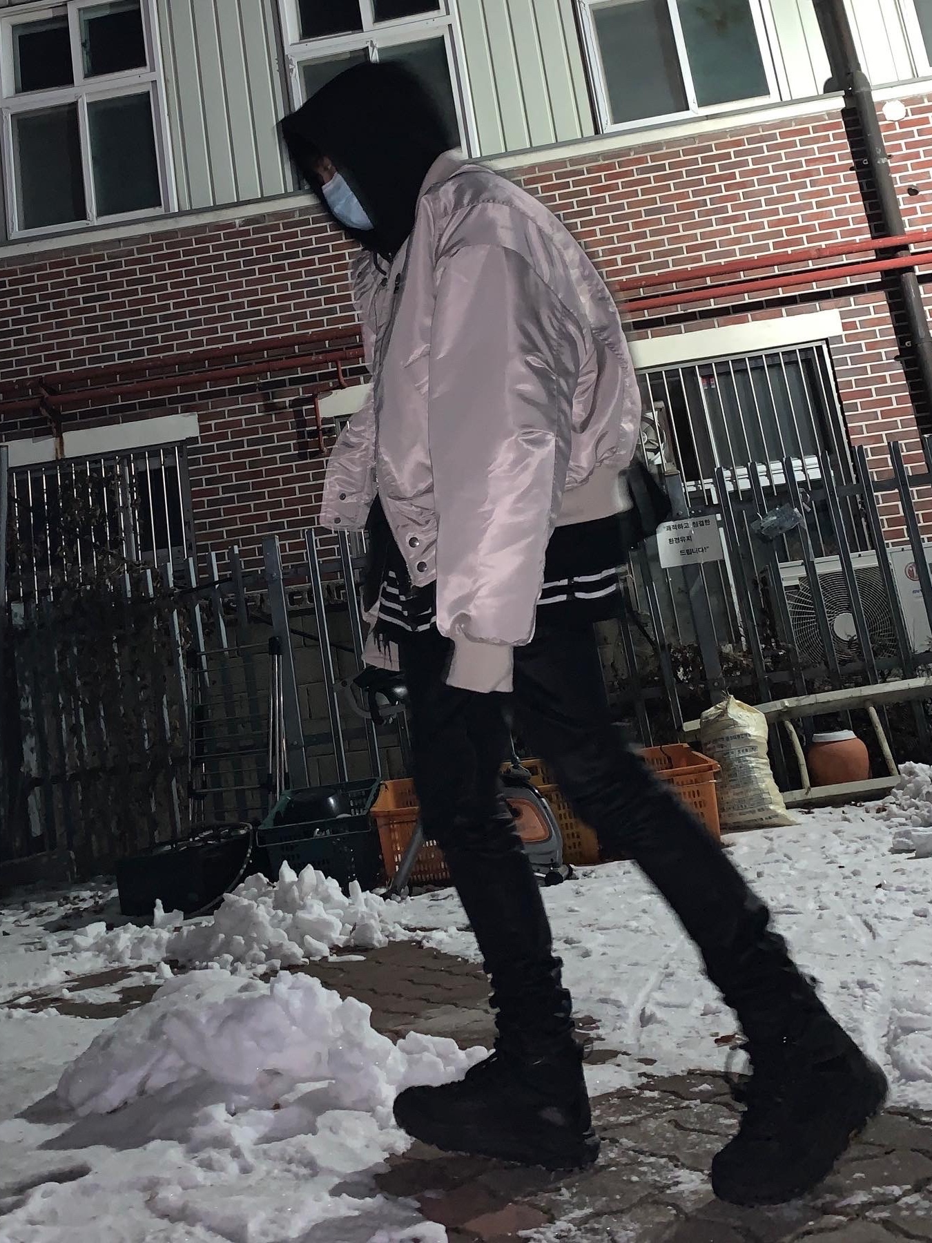 최성근 (@indigopunk) 님의 게시물 | KREAM