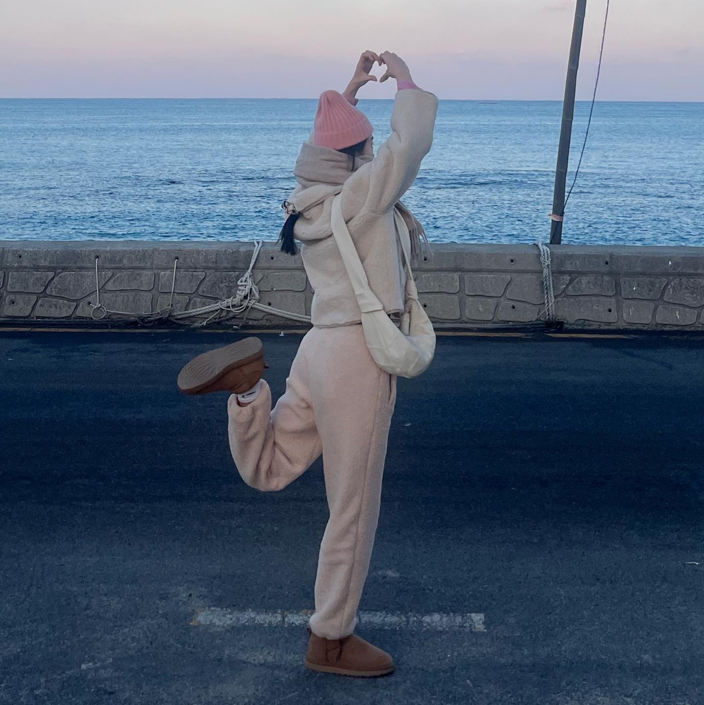 유니니 (@unninni) 님의 게시물 | KREAM