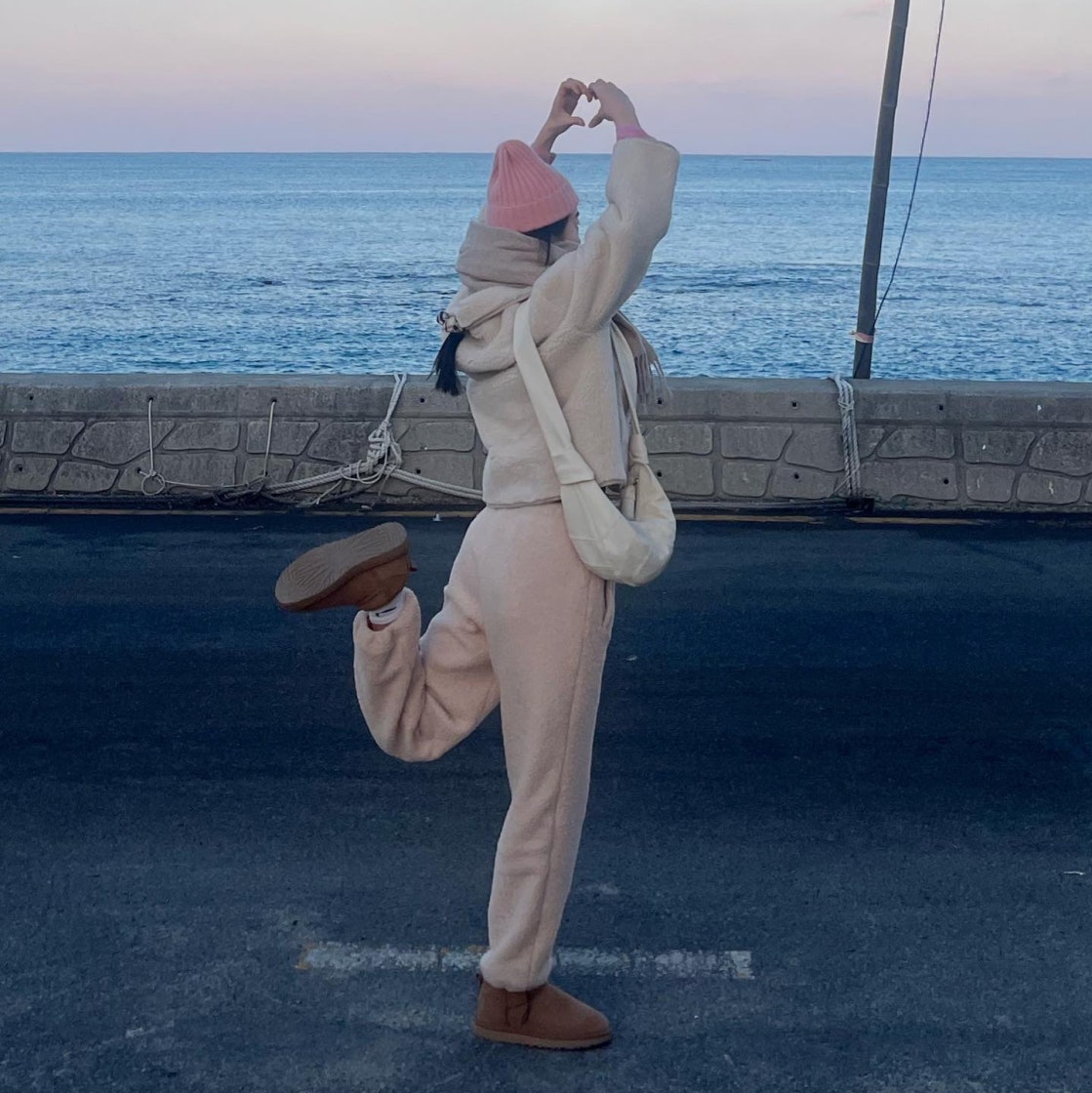 유니니 (@unninni) 님의 게시물 | KREAM