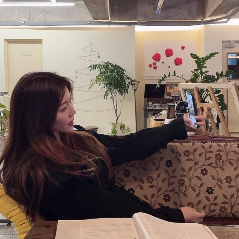 주이 (@yeon_joo) 님의 게시물 | KREAM