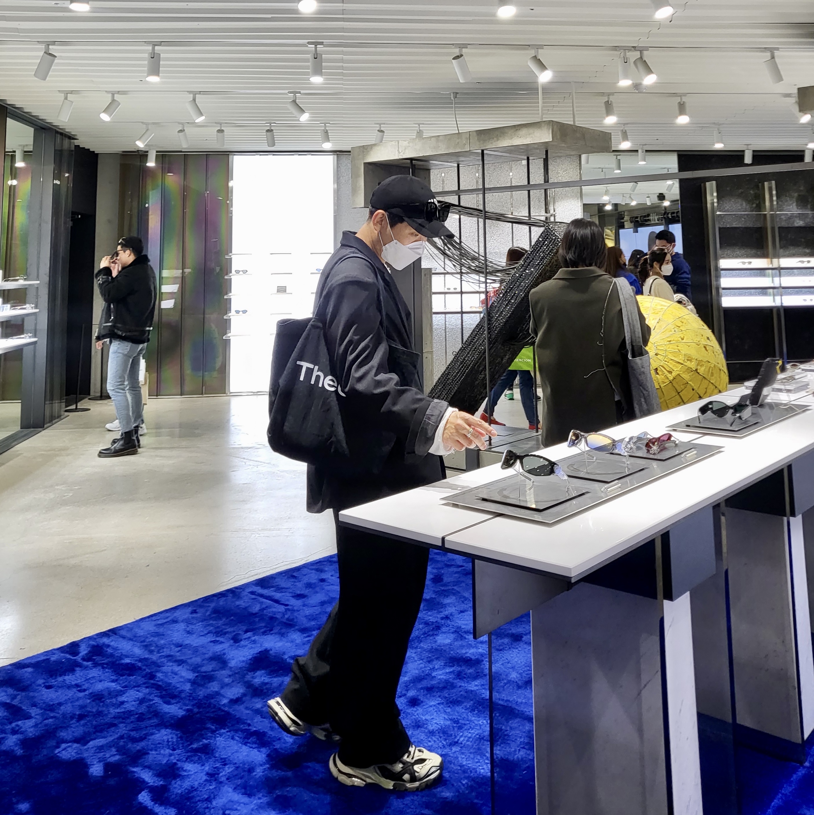 junns (@junns) 님의 게시물 | KREAM