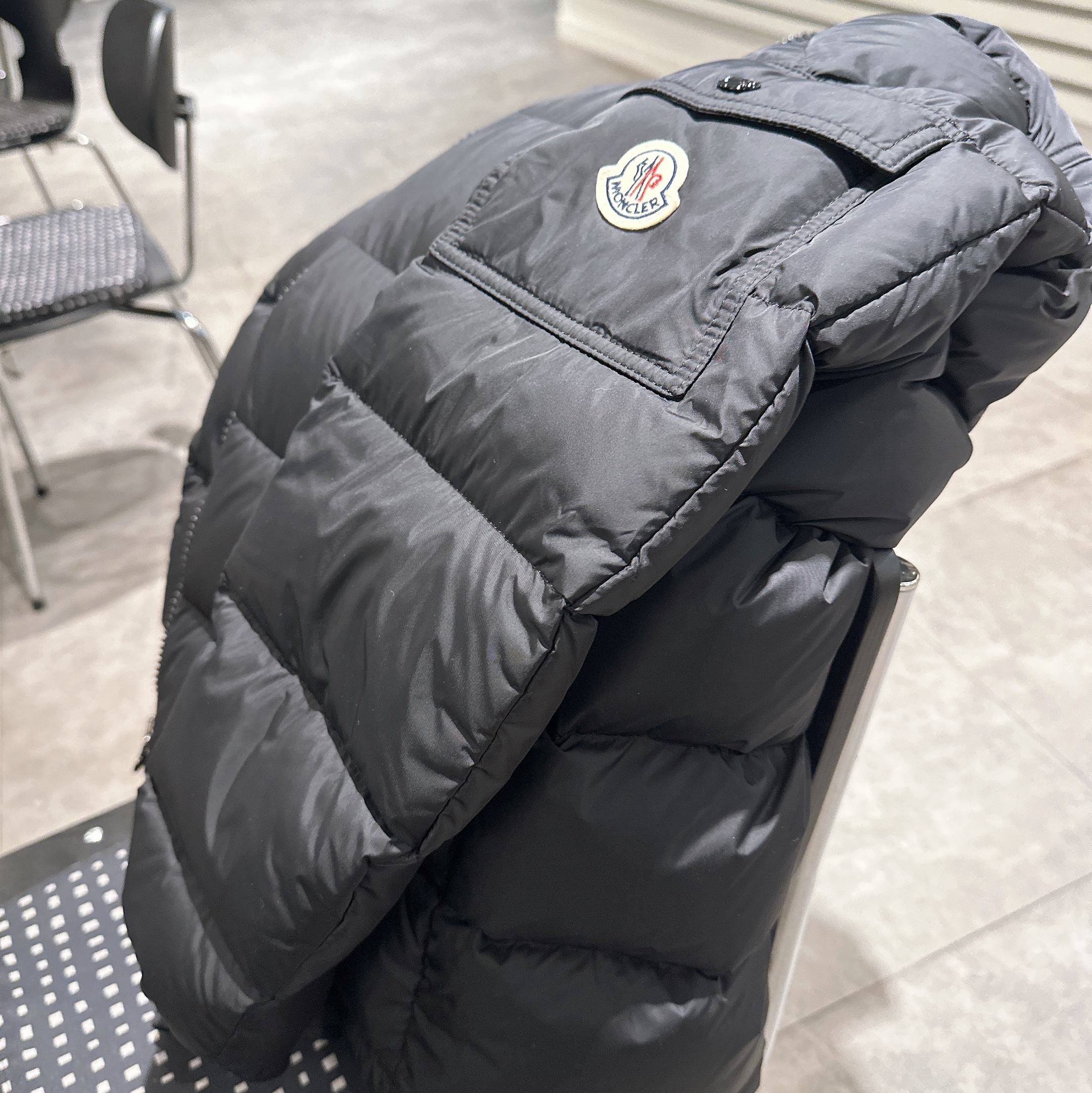 c.geon (@c_geon_e) 님의 게시물 | KREAM