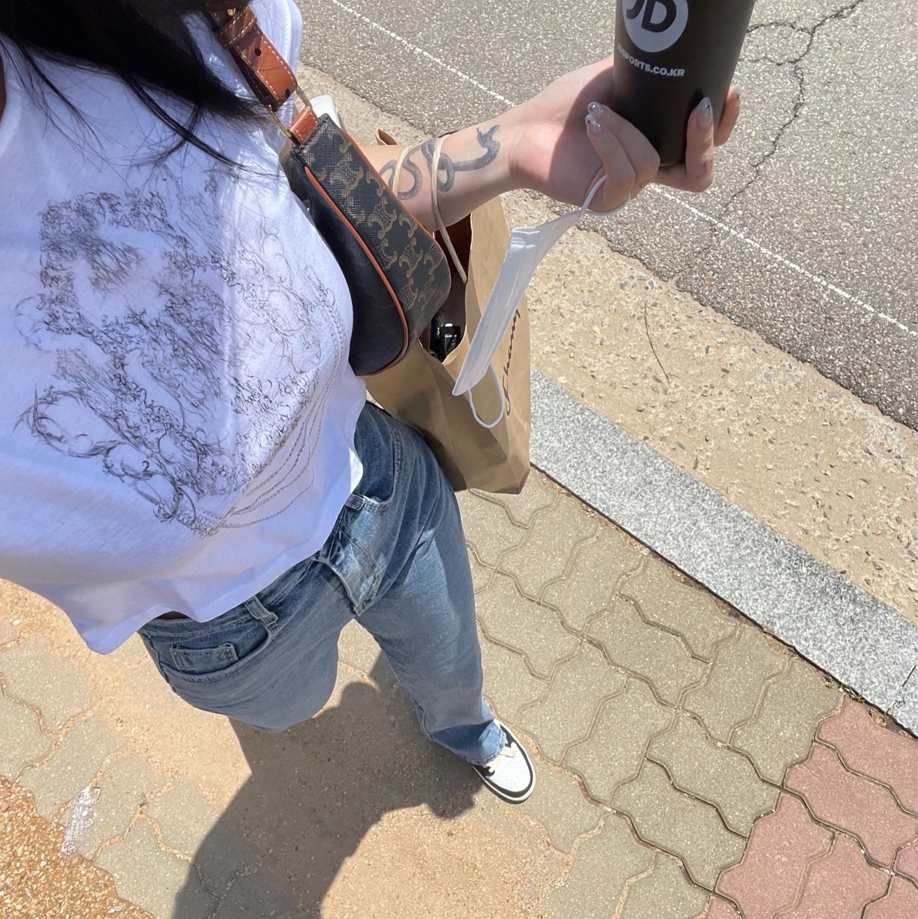 ! (@jojonokimyo...) 님의 게시물 | KREAM