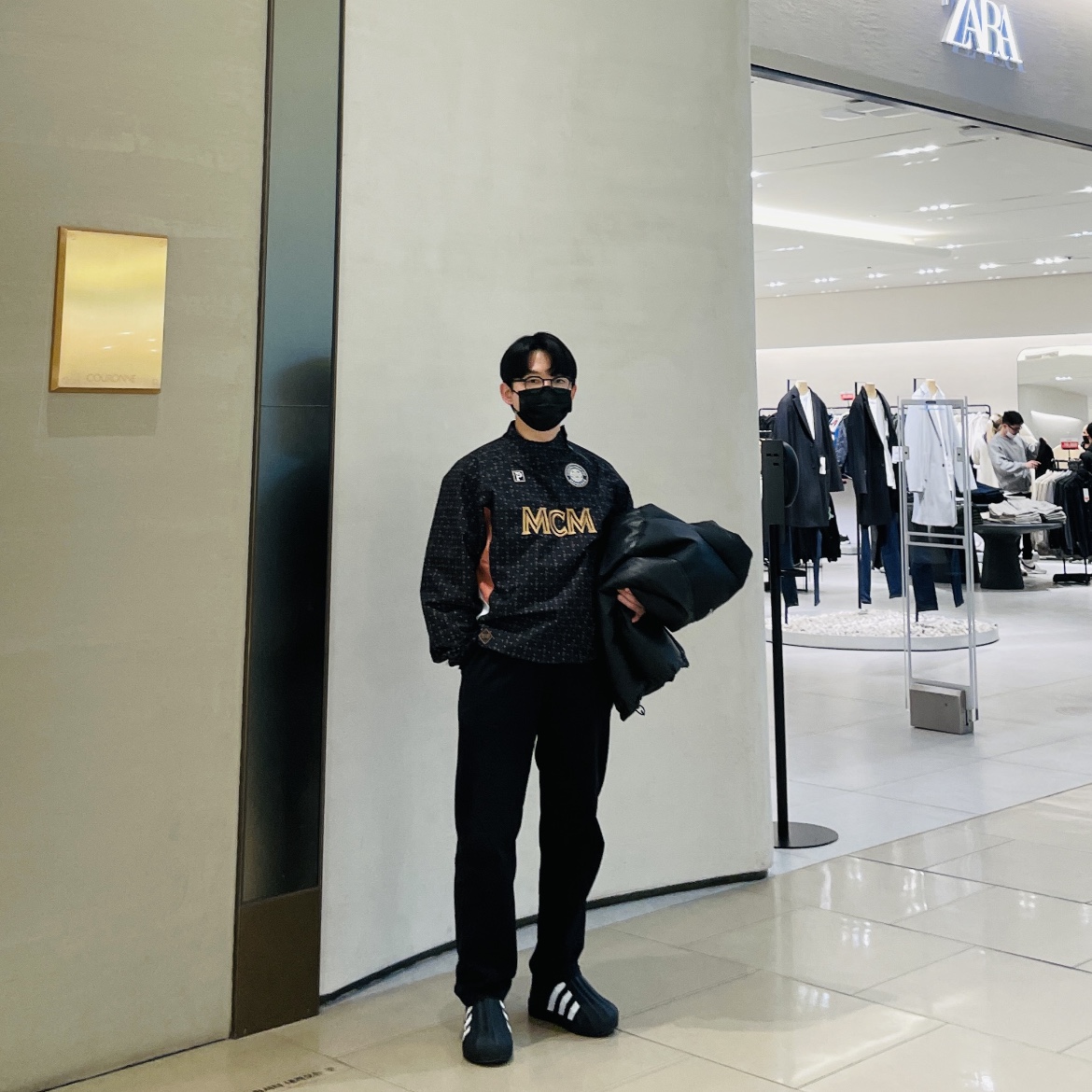 정석 (@orion5) 님의 게시물 | KREAM