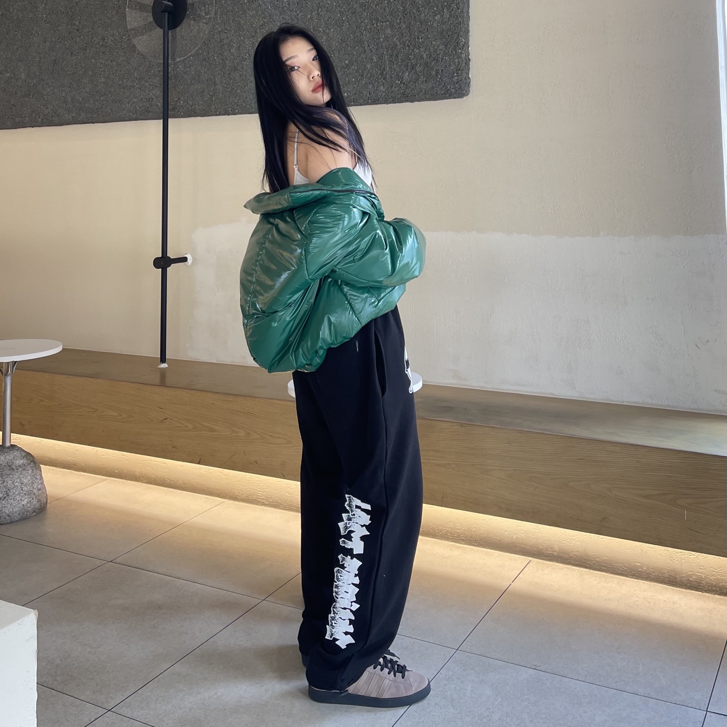 영 (@oo_vely_) 님의 게시물 | KREAM