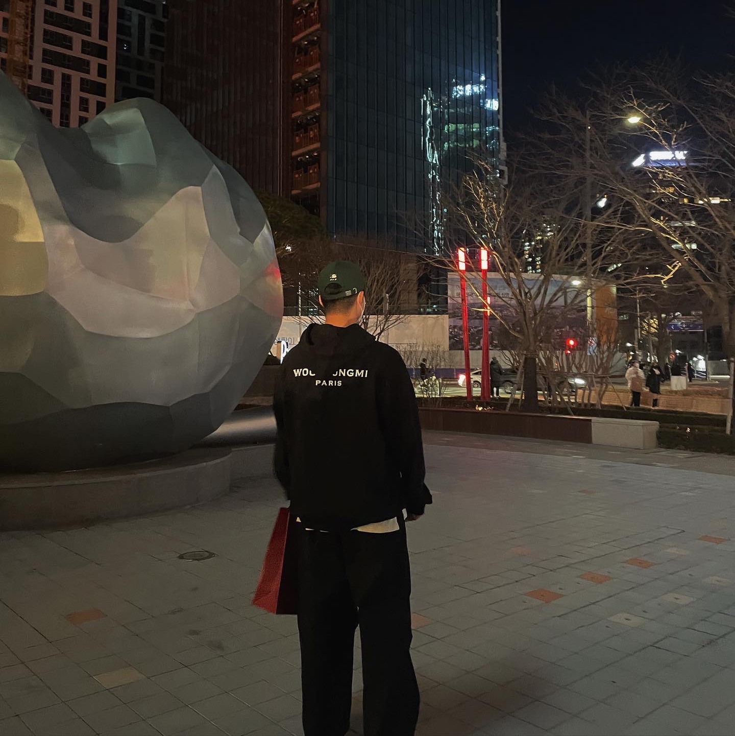 버미 (@_beomy) 님의 게시물 | KREAM