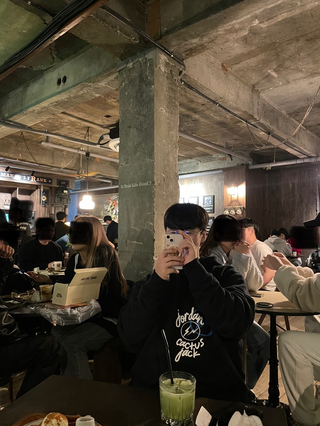 ? (@jhkk__) 님의 게시물 | KREAM