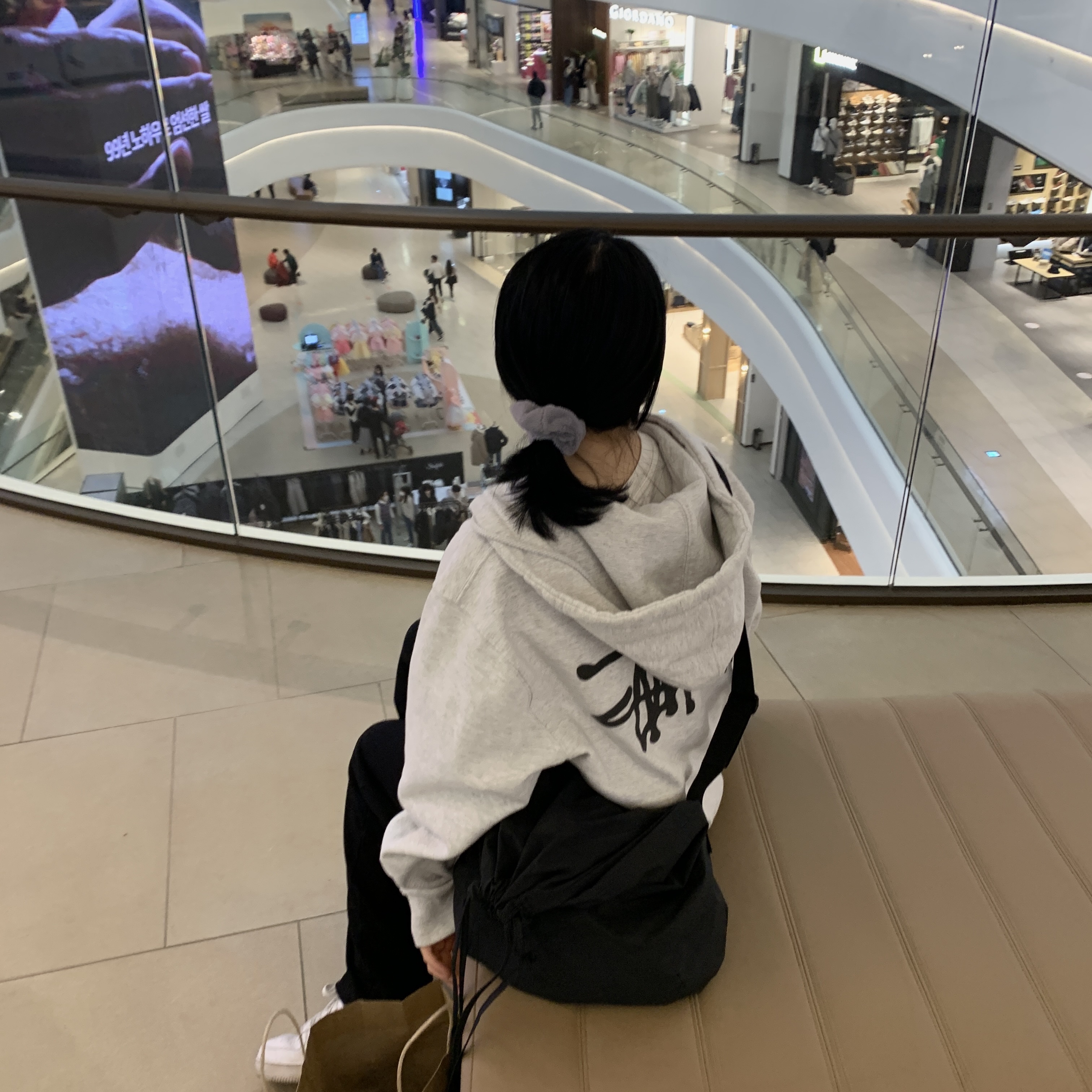 진진 (@o_jinjin_) 님의 게시물 | KREAM