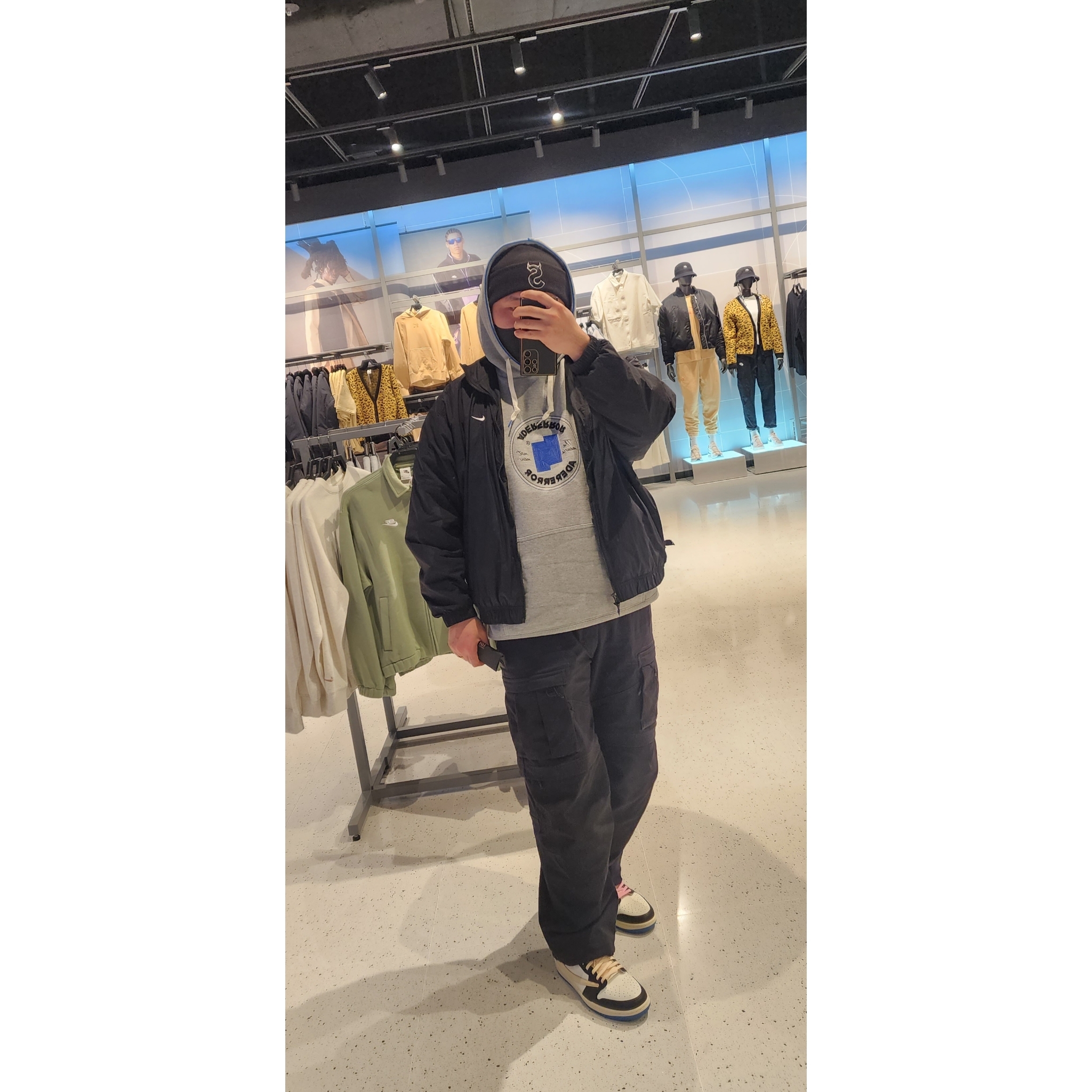 정자왕 (@fastfingers) 님의 게시물 | KREAM