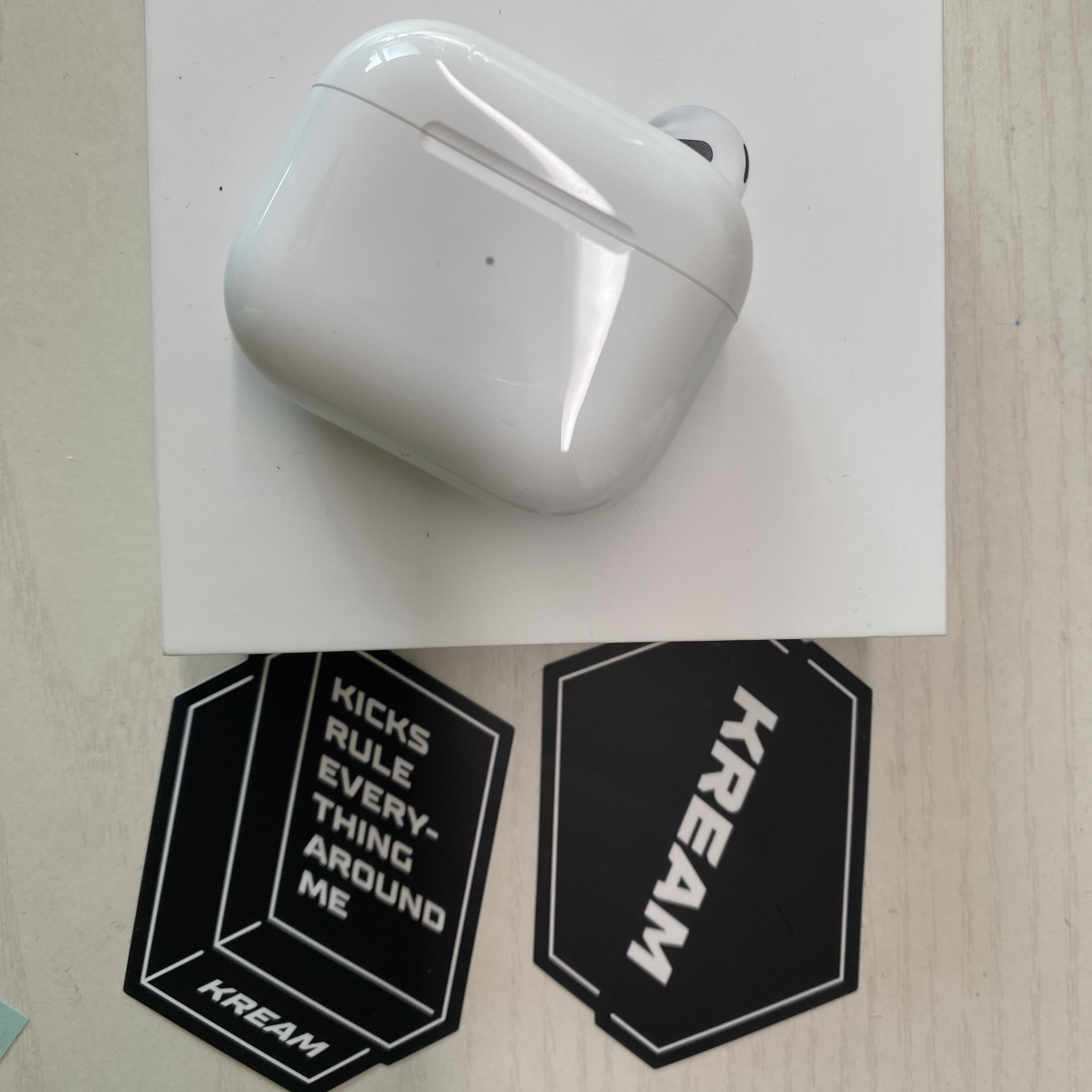 joon (@chilljoon) 님의 게시물 | KREAM