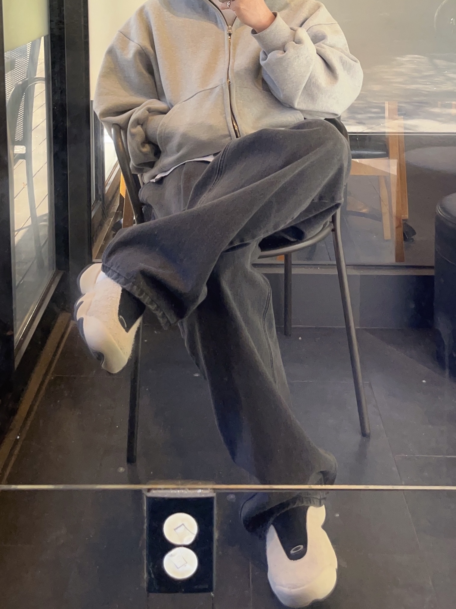 insta: ming9... (@ming9look) 님의 게시물 | KREAM