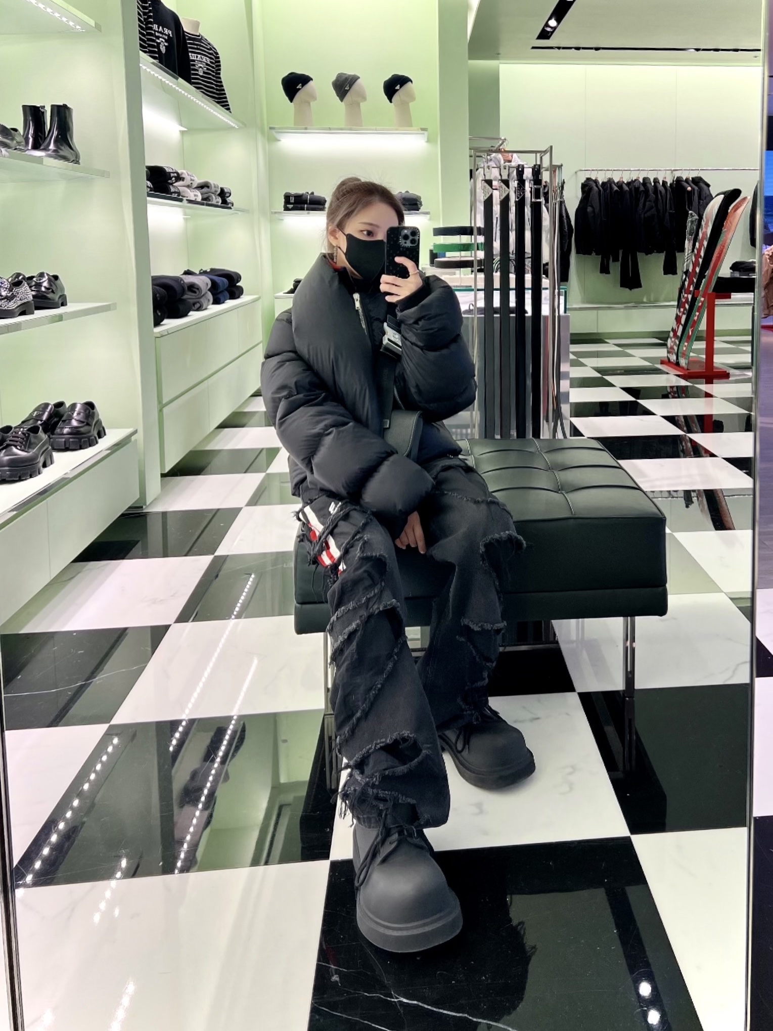 황희영 (@hee_02) 님의 게시물 | KREAM