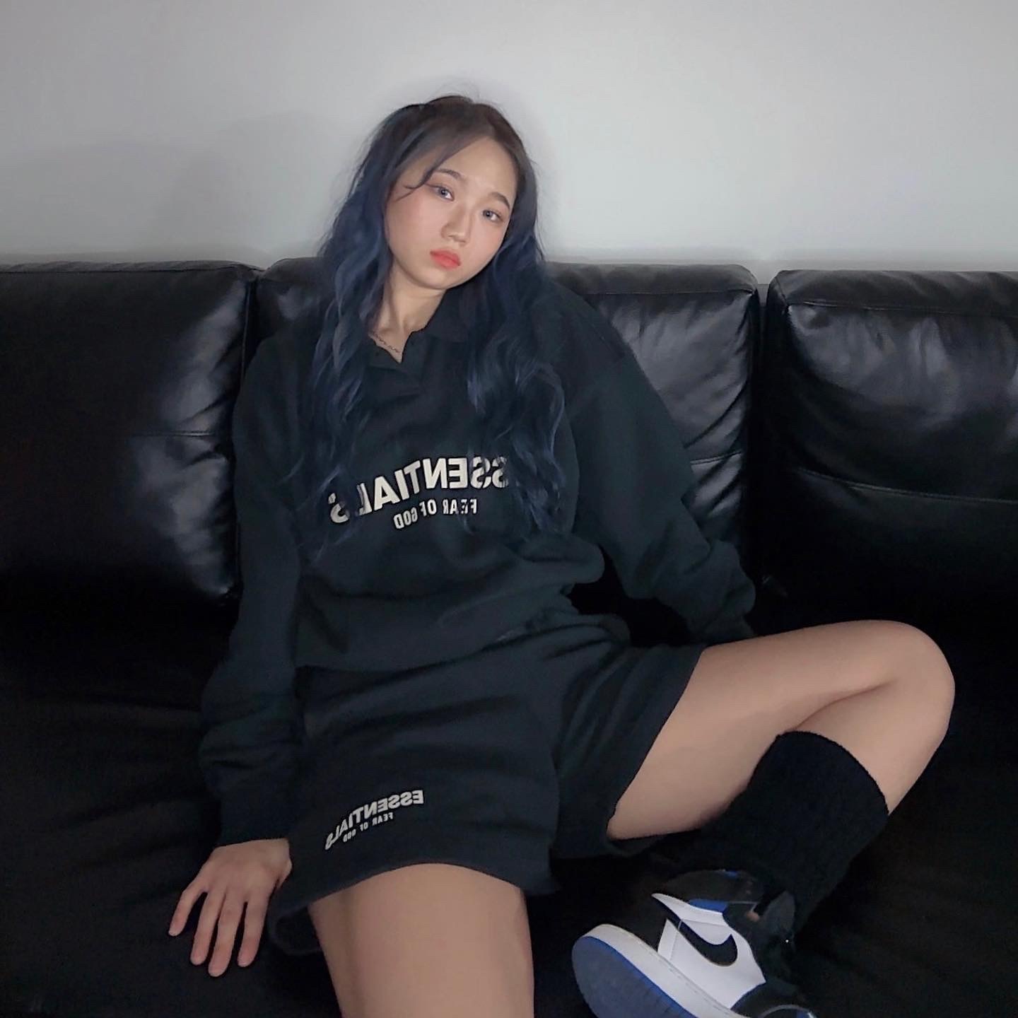 두나 (@_d2_n4) 님의 게시물 | KREAM