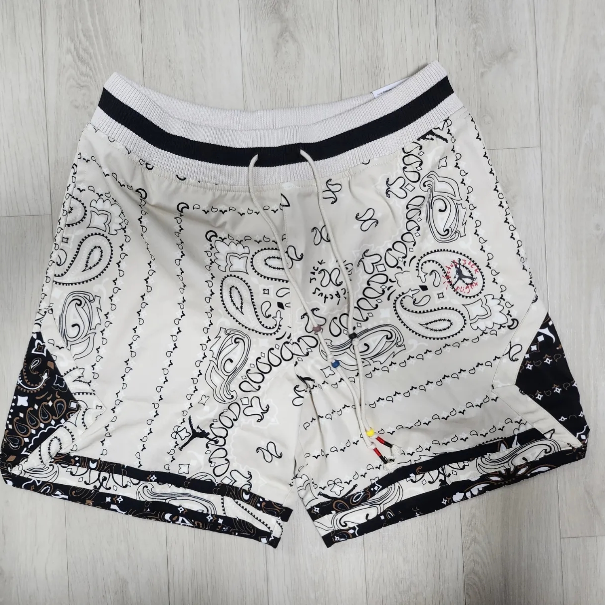 (@nu_gundam) 님의 게시물 | KREAM