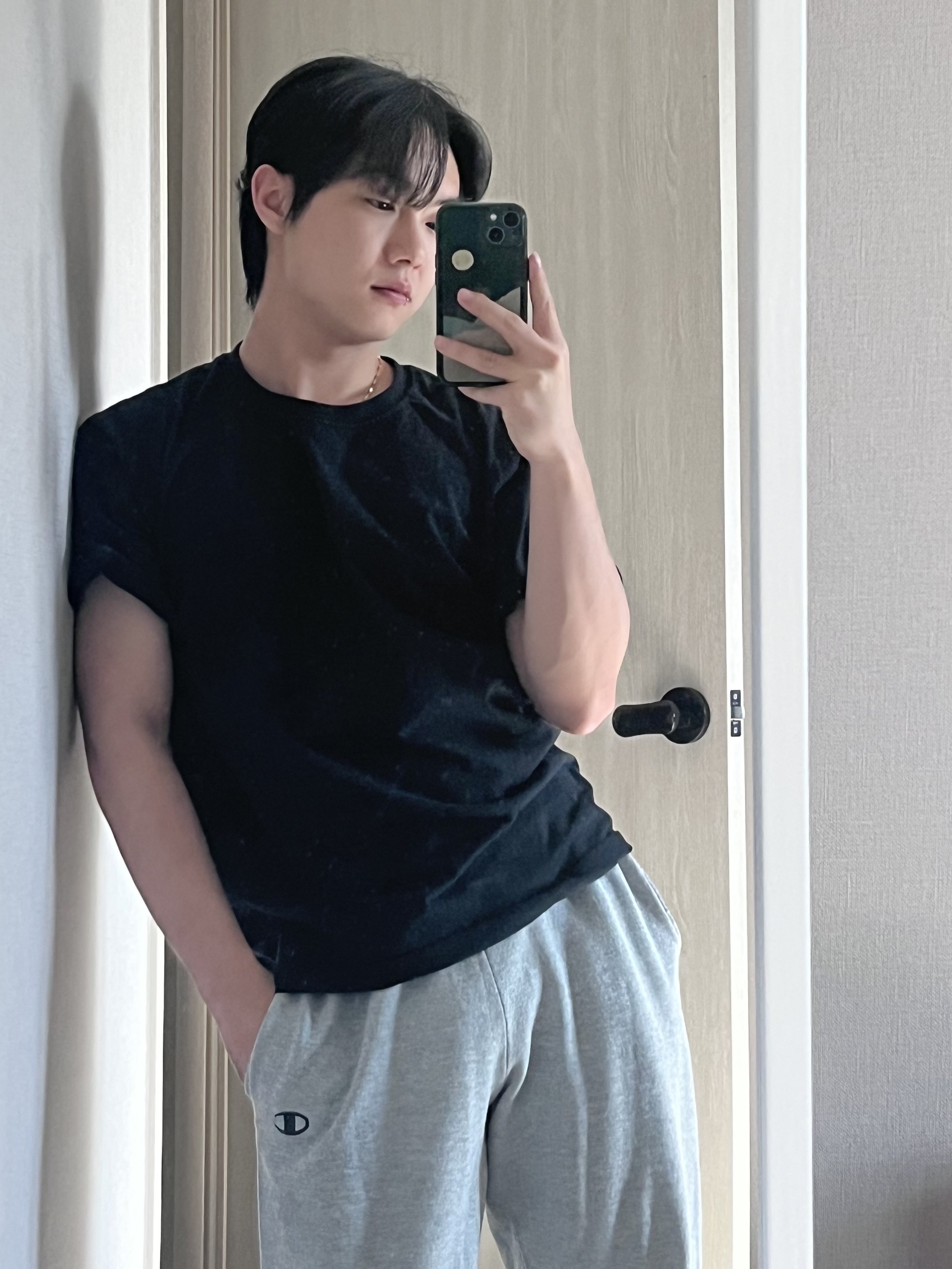 jack_roans (@5mopl2) 님의 게시물 | KREAM