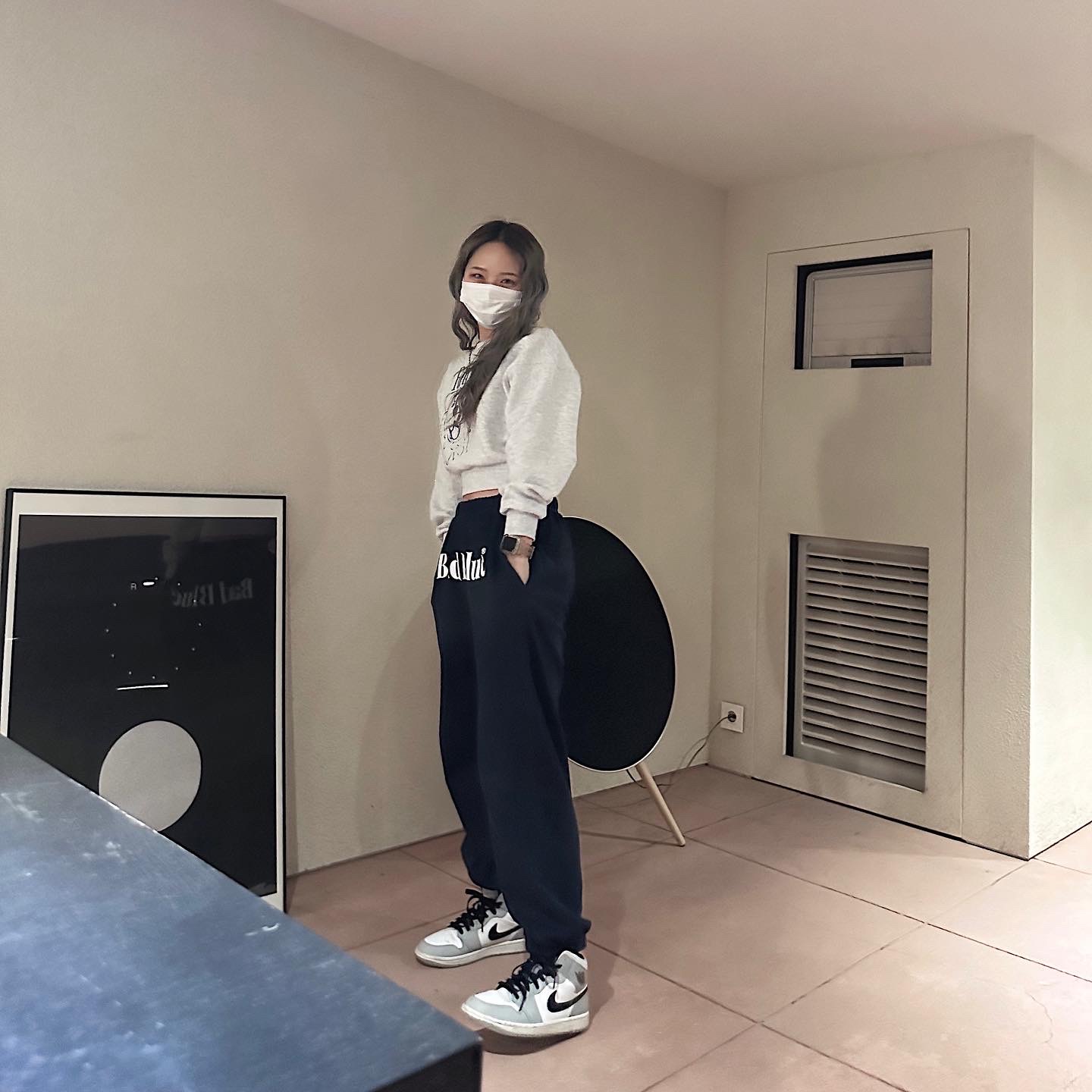 두나 (@_d2_n4) 님의 게시물 | KREAM