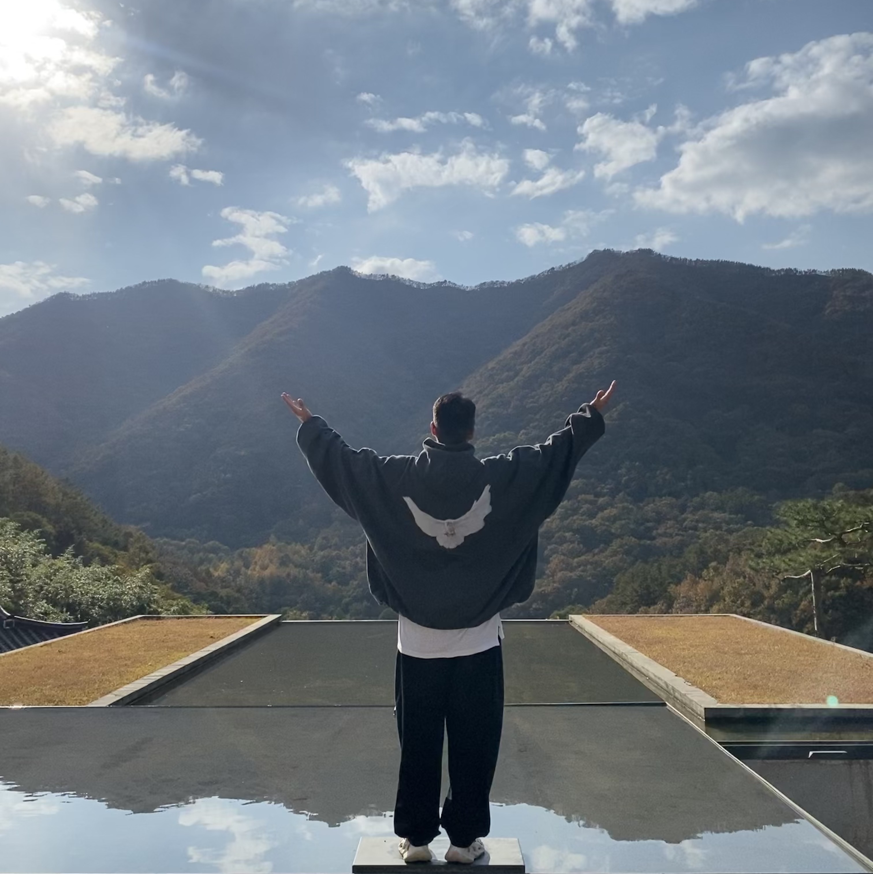 보안관 (@lastbook) 님의 게시물 | KREAM