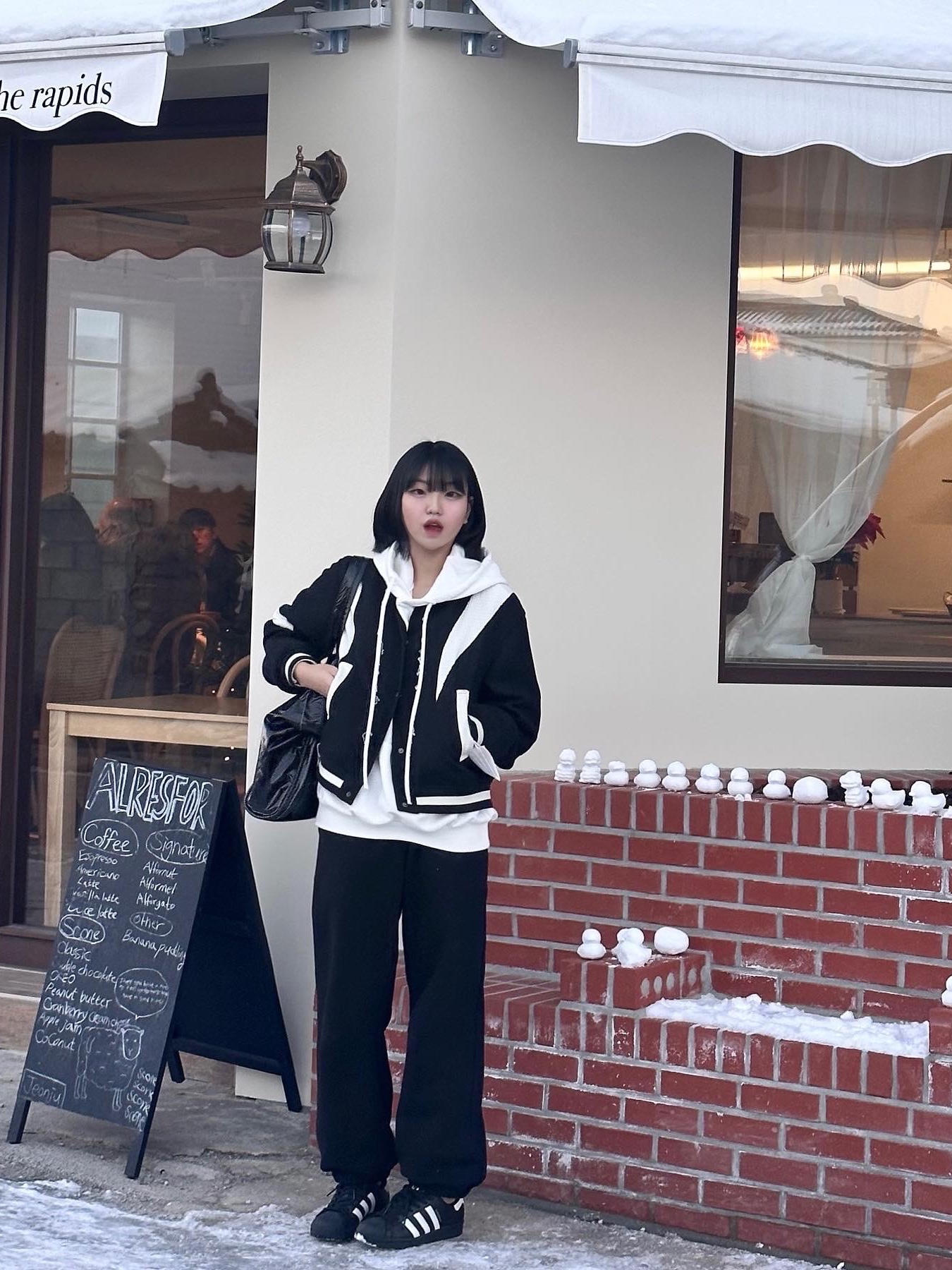 지수 (@zgoo_) 님의 게시물 | KREAM