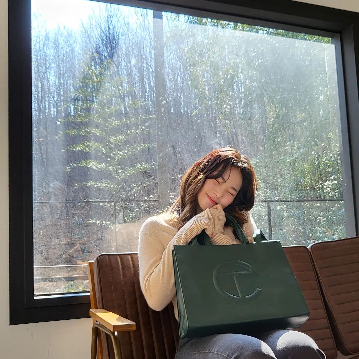 데일리 착샷 뉴스 (@u_daily_u) 님의 게시물 | KREAM