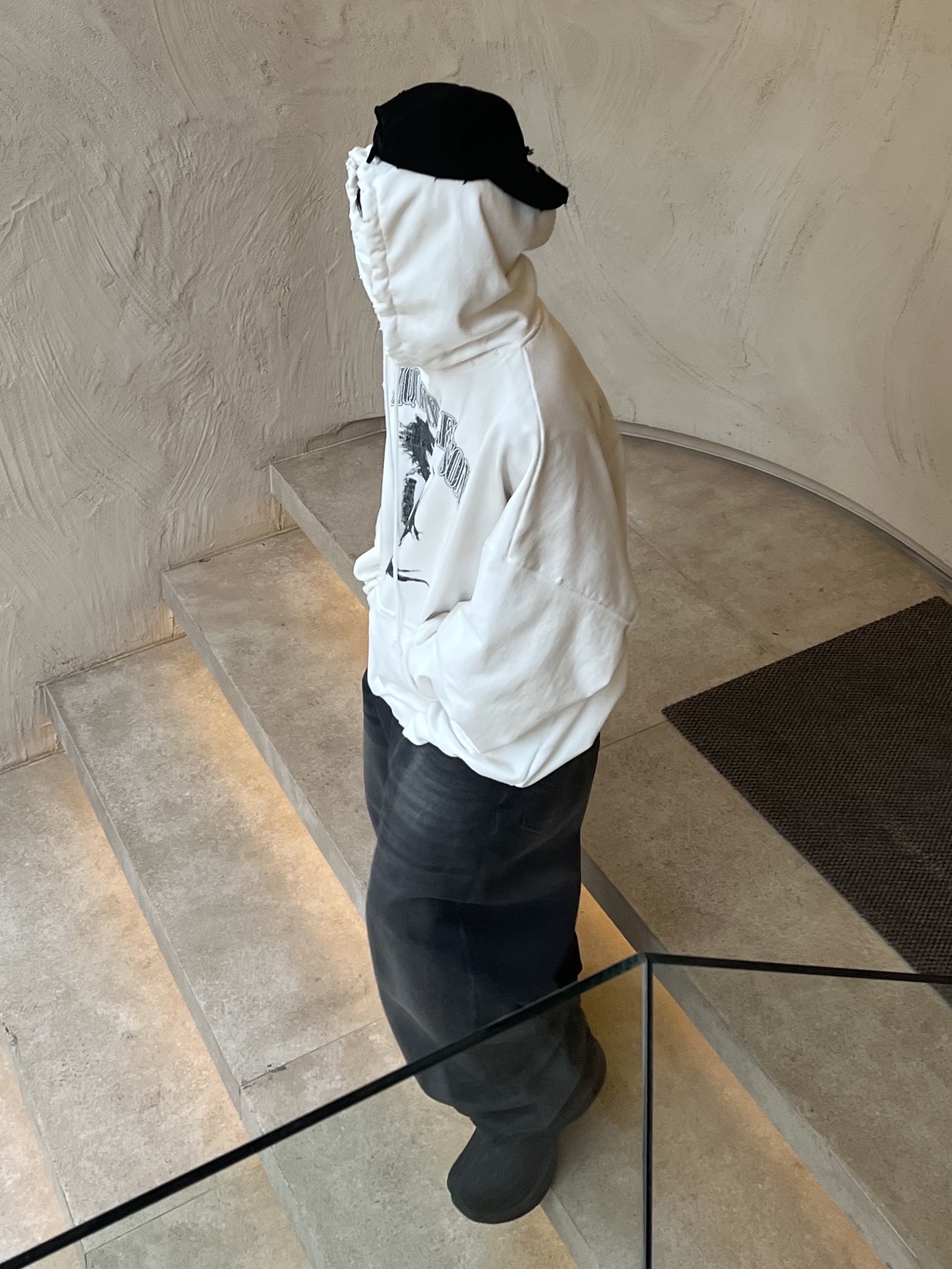 소코년 (@sonyunko) 님의 게시물 | KREAM